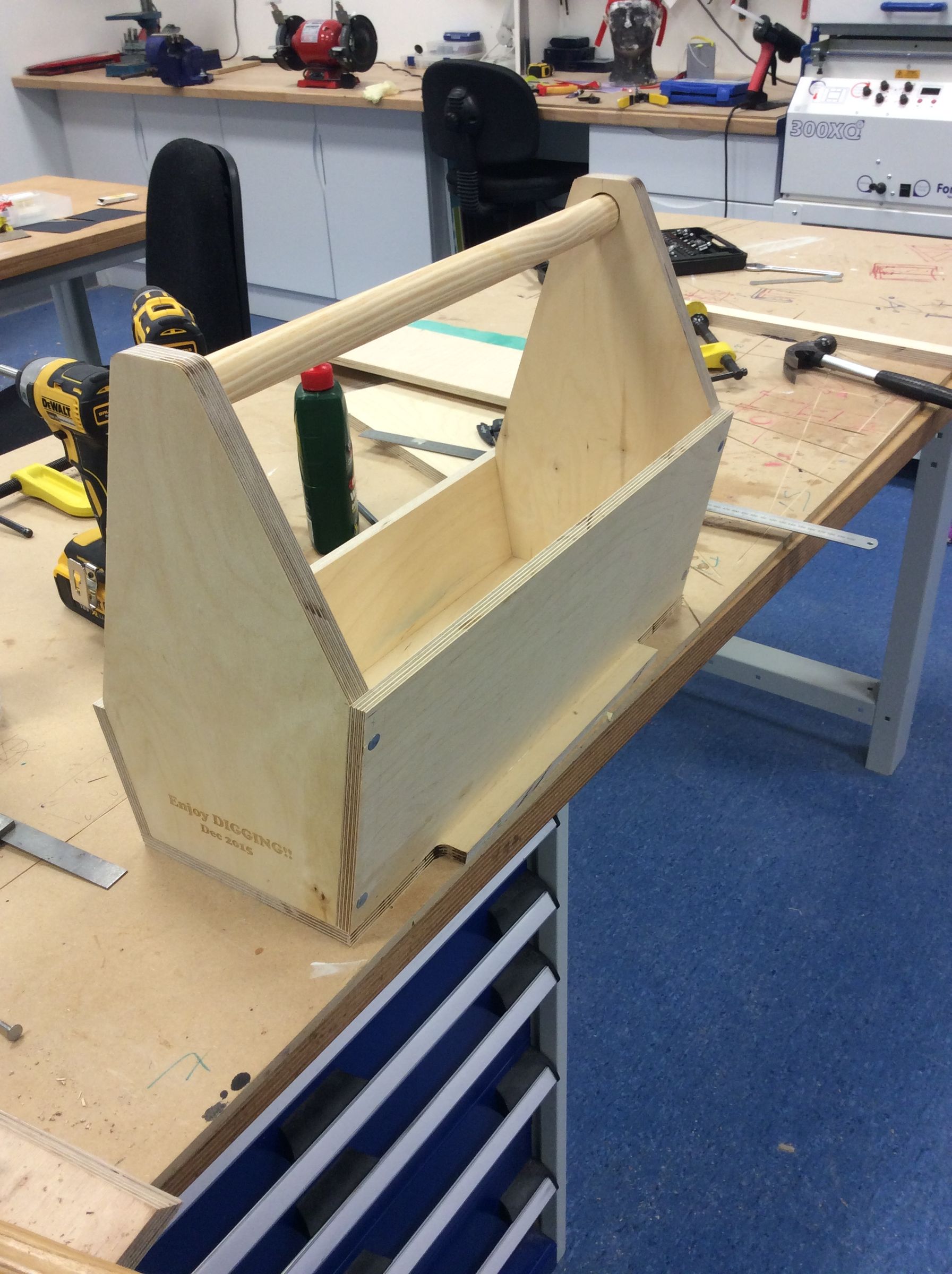 Garden Tool Box : 8 Steps (with Pictures) - Instructables