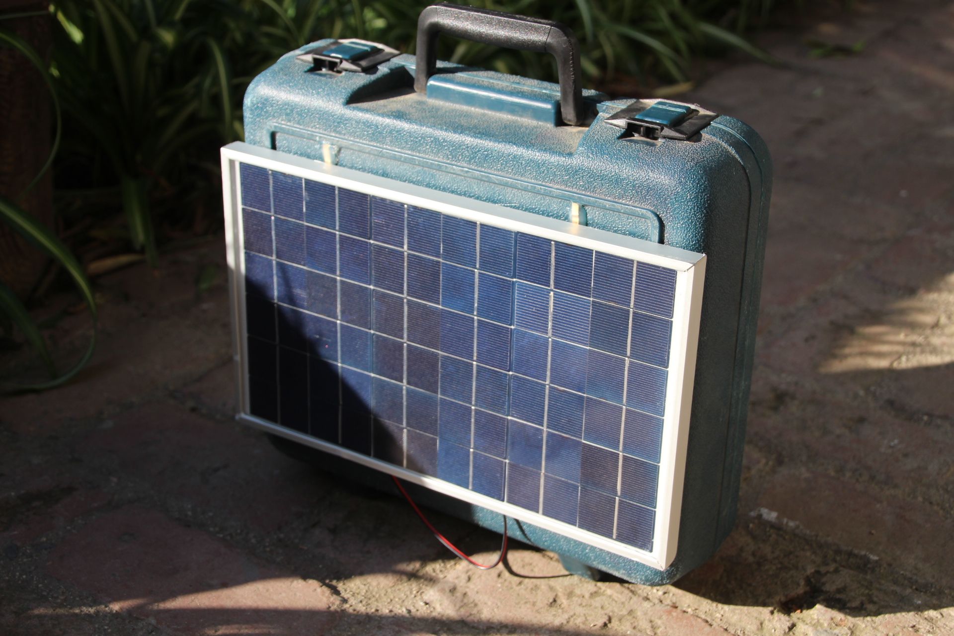 How to Make a Portable Solar Generator : 6 Steps (with Pictures ...