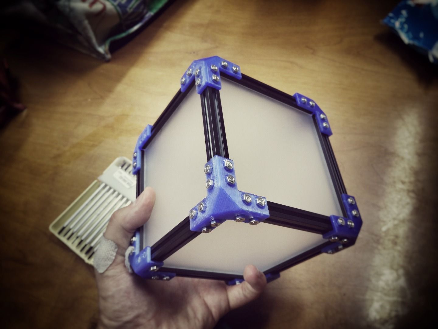 Blinky MakerBeam Cube (holocron) : 4 Steps - Instructables