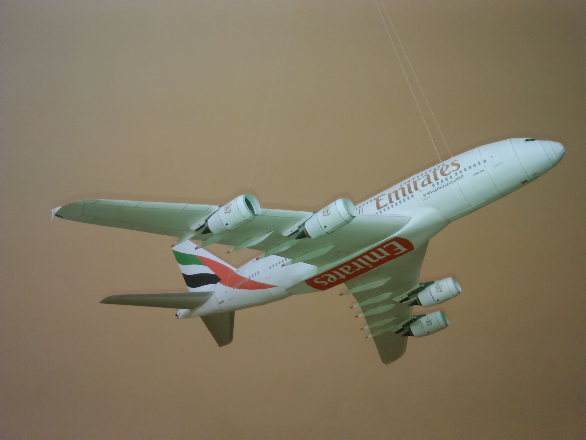 A380 Emirates Paper Model 1:132 : 5 Steps - Instructables