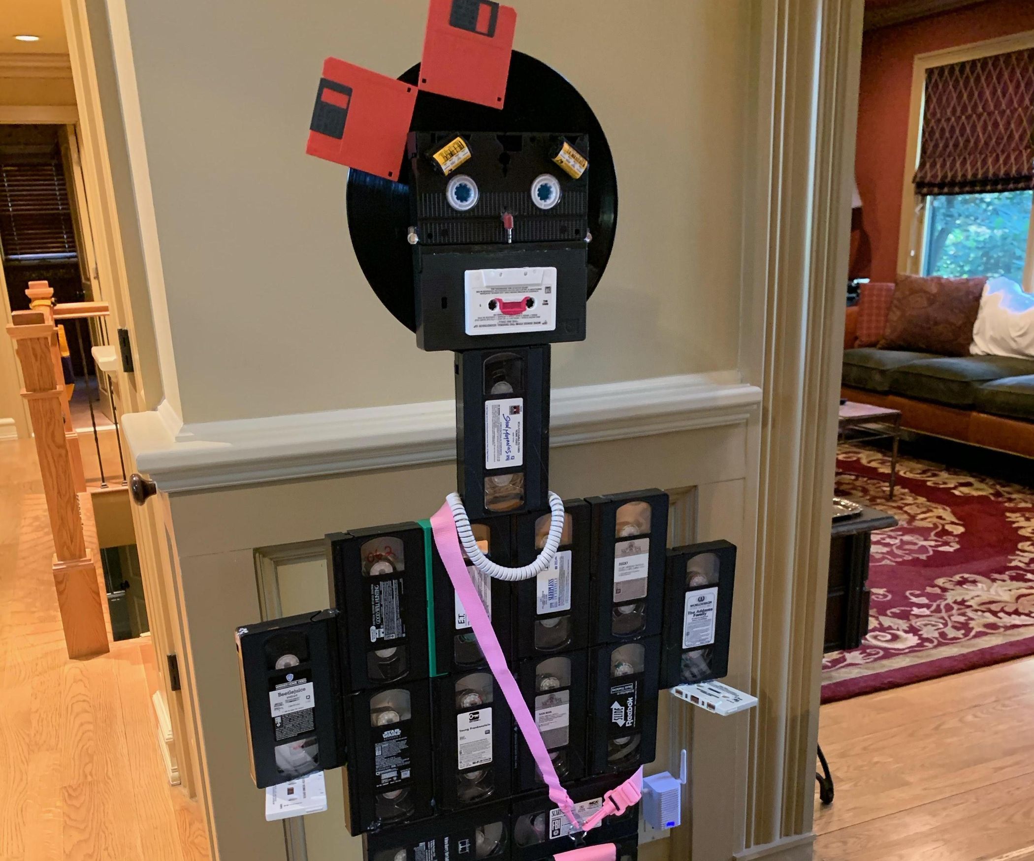 VHS Robot Statue : 4 Steps - Instructables
