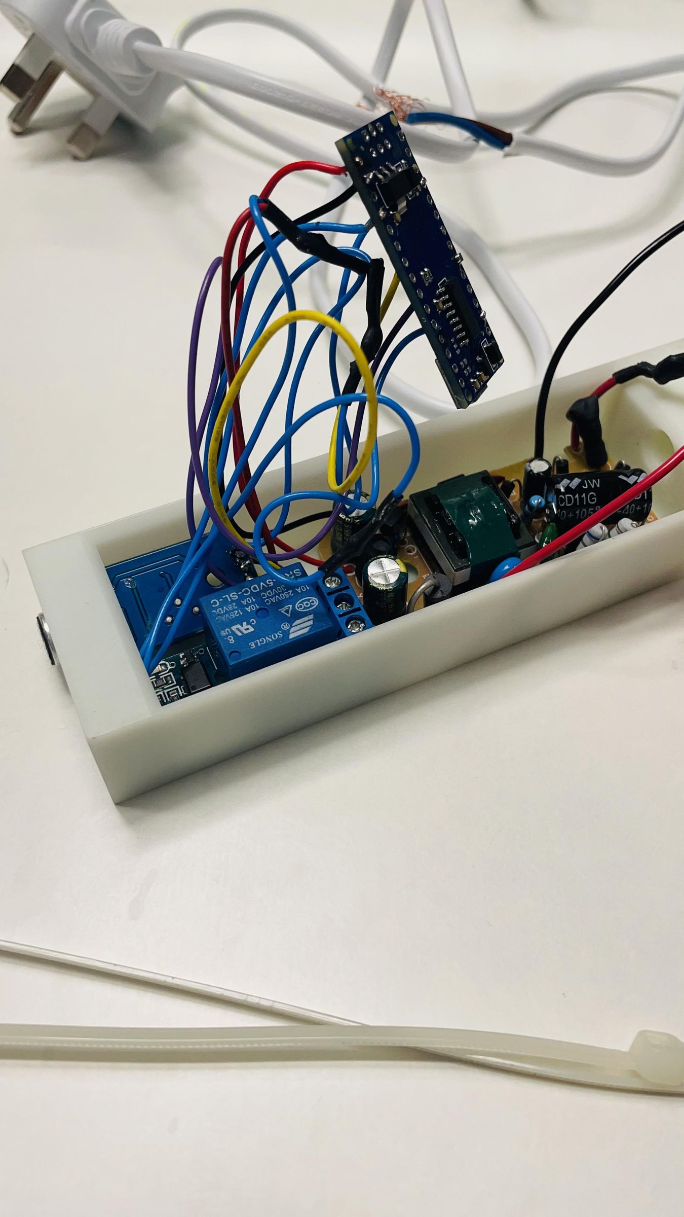 Easy Smart Clap Lamp : 5 Steps - Instructables