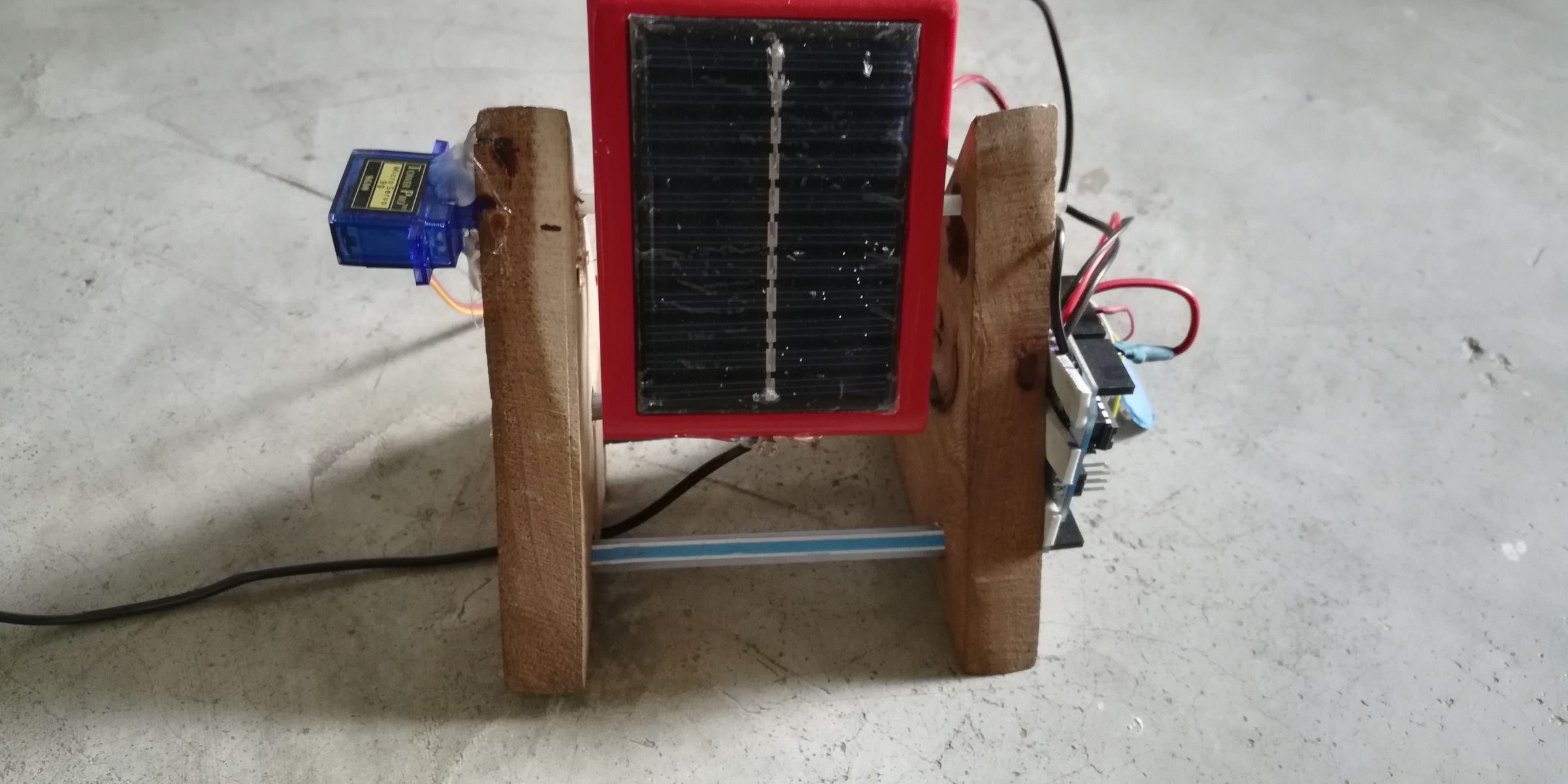 How to Make Solar Tracker Using Arduino and Servo Motor : 4 Steps ...