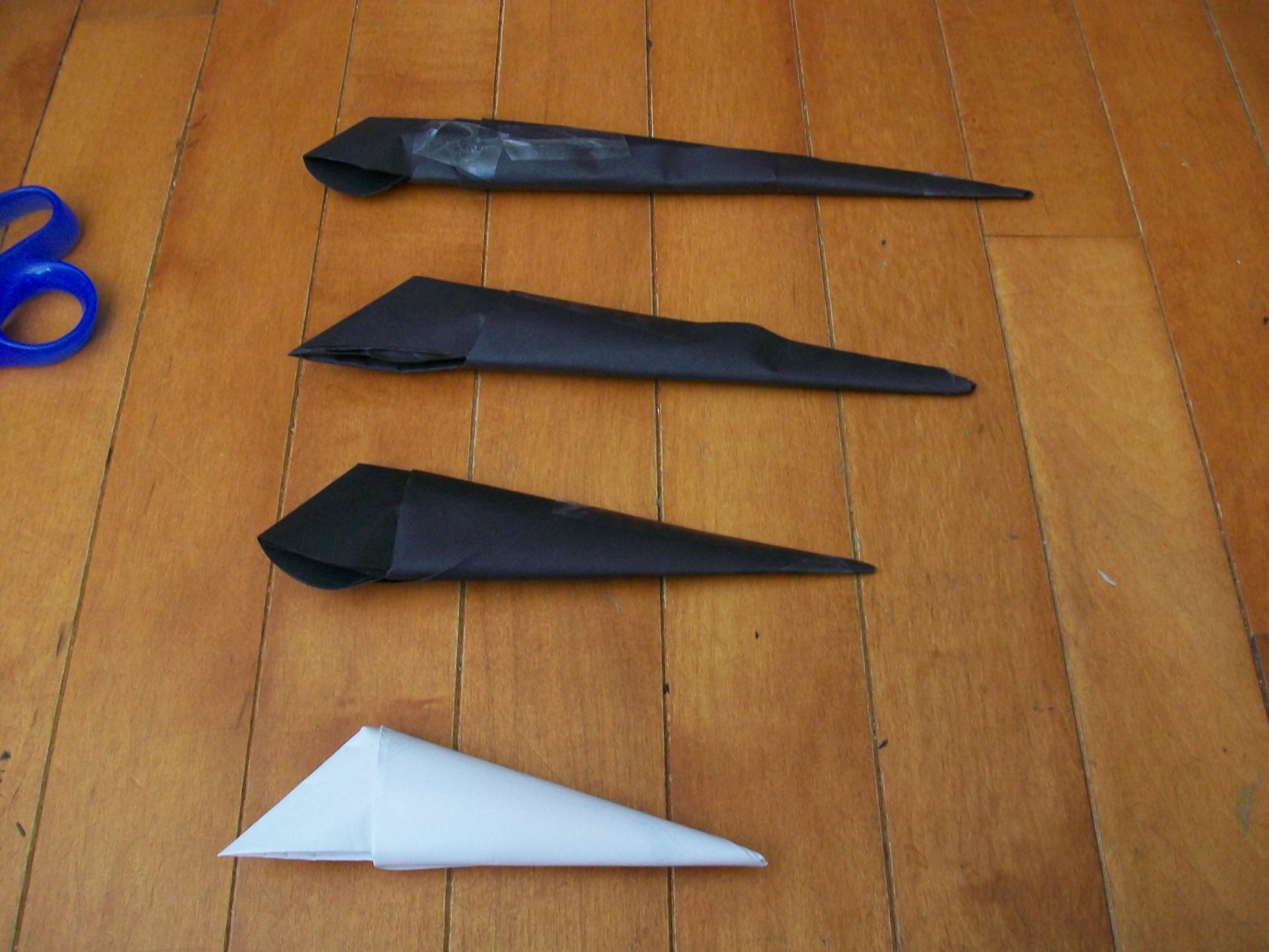 Paper Claws Redux: Variations : 6 Steps - Instructables
