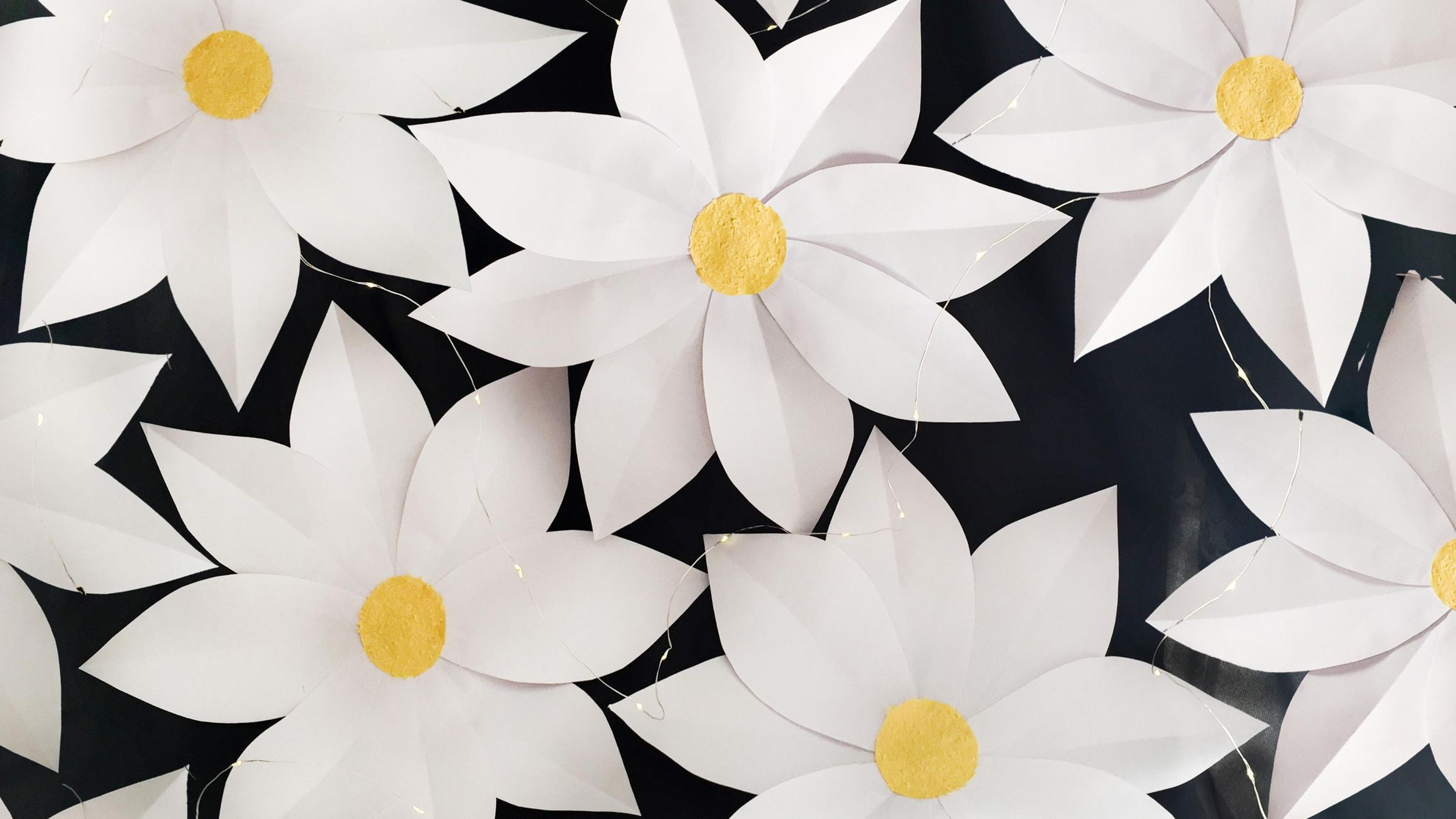 Diy Giant Paper Daisy Room Decor : 8 Steps (with Pictures) - Instructables