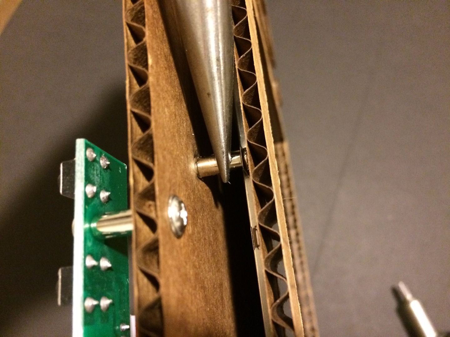 Battery Operated Cardboard HDMI Retro TV Stand for Your Raspberry Pi ...