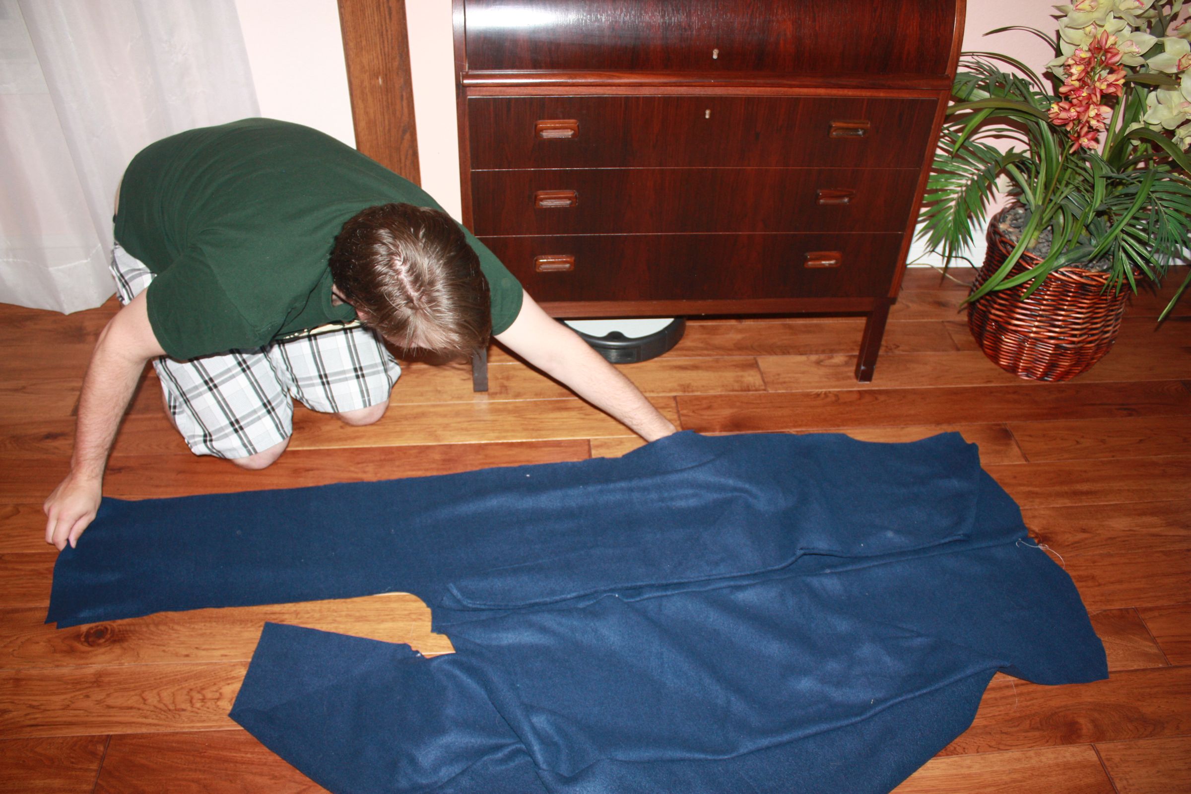 "Snuggie" Character Costume : 19 Steps (with Pictures) - Instructables