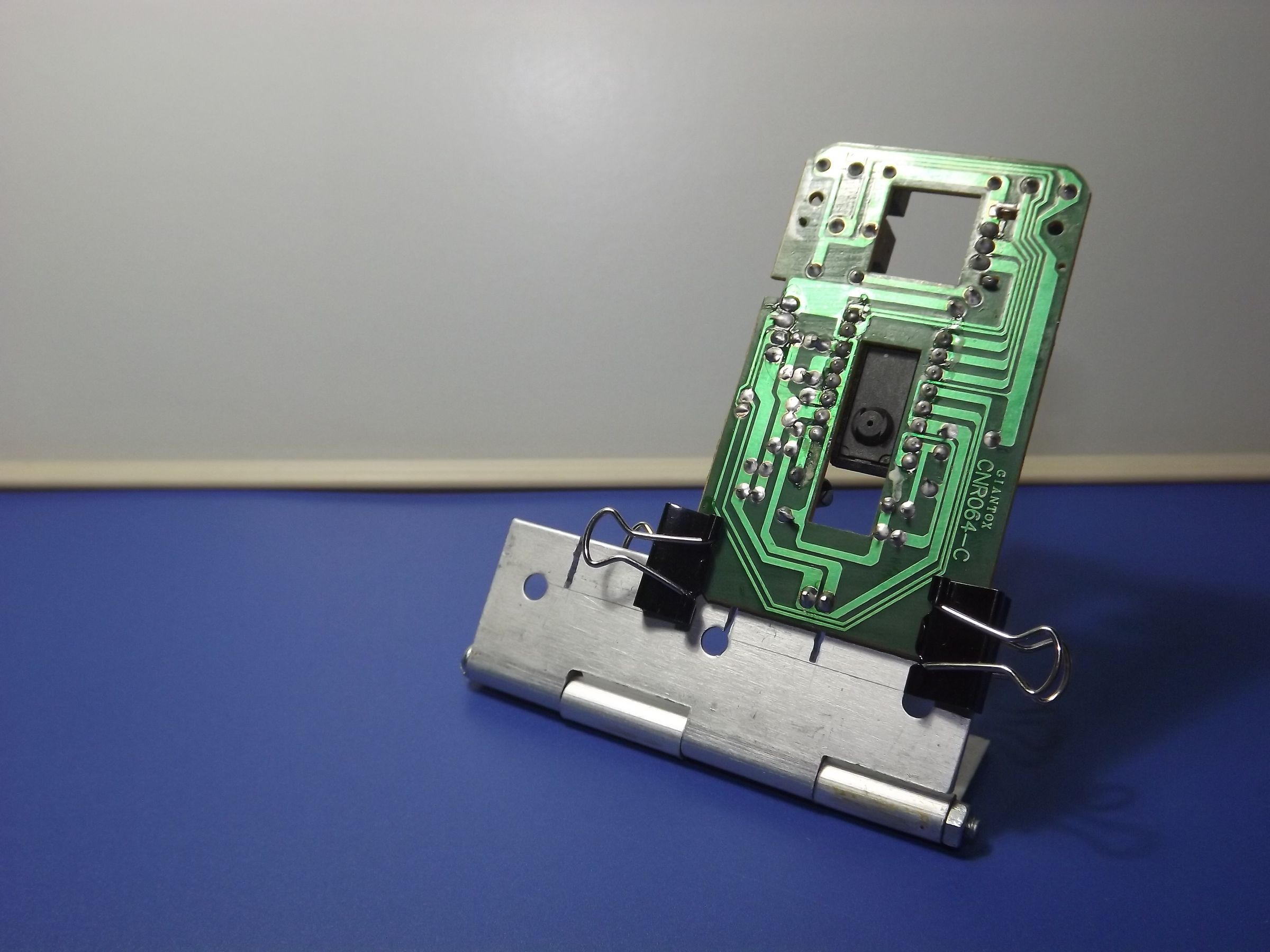 I-CAN-HOLD: MULTIPURPOSE PCB HOLDER - Instructables