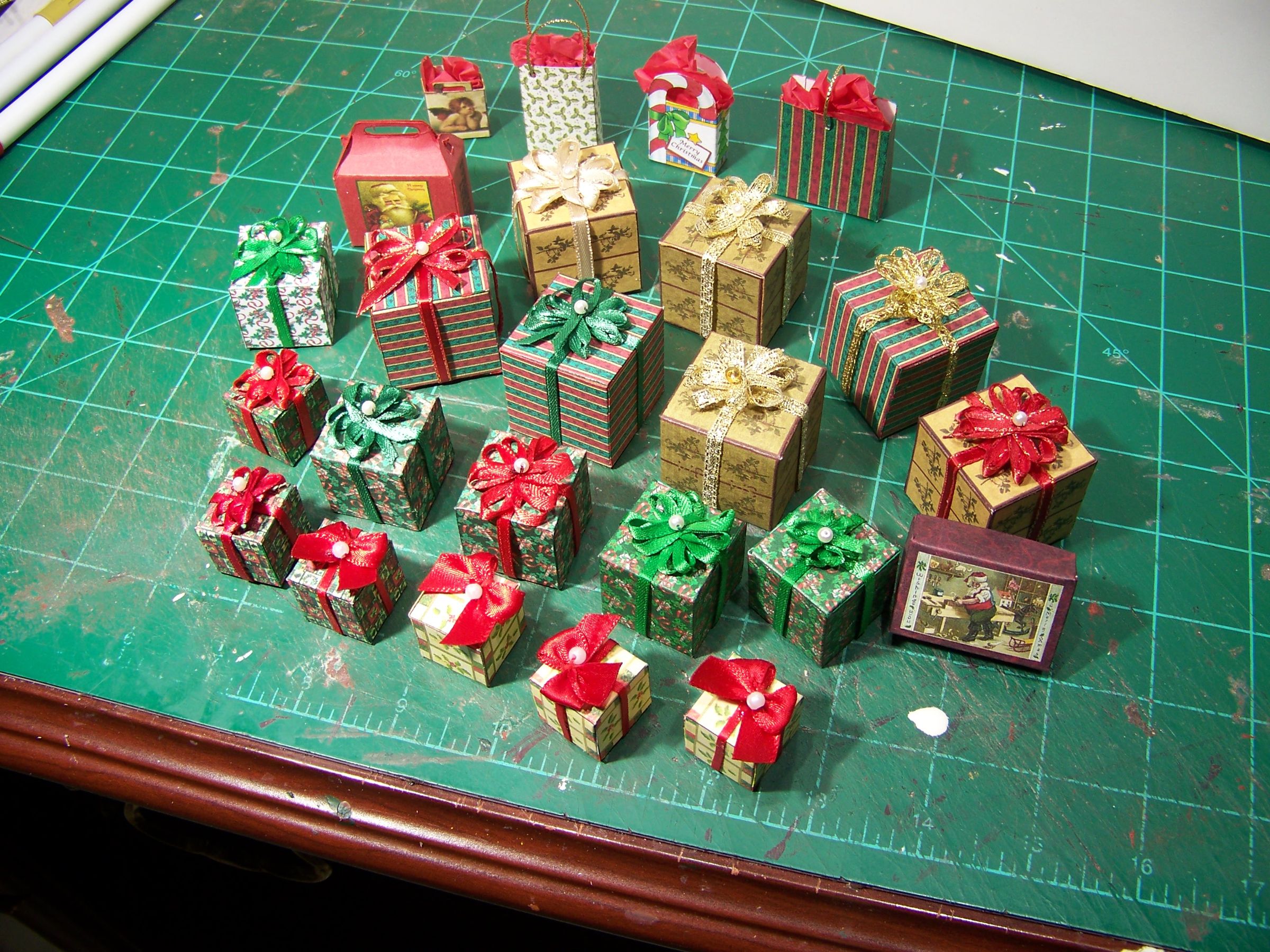 Making Mini Christmas Presents : 9 Steps (with Pictures) - Instructables
