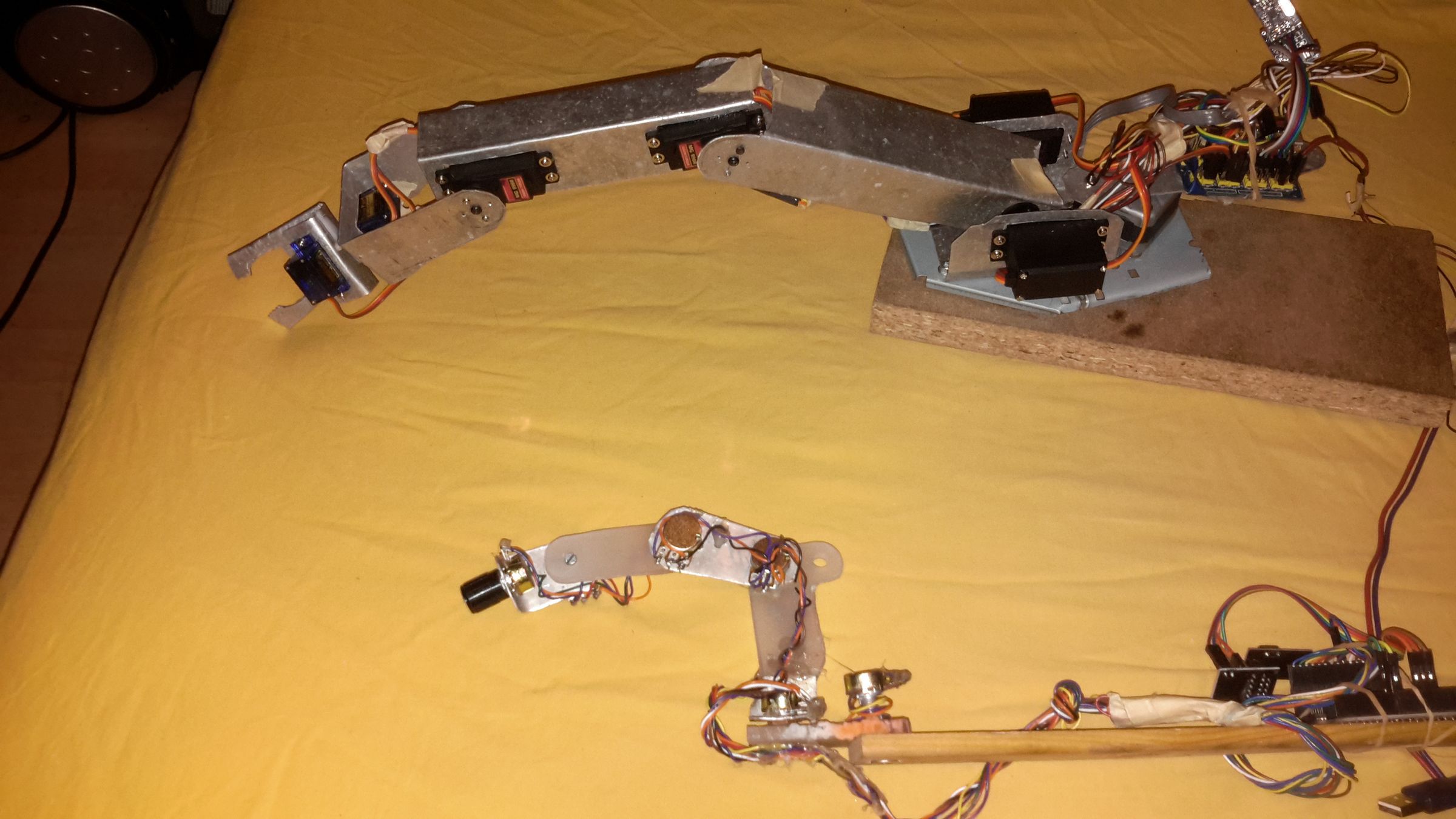 Homemade RobotArm Whit Special Homemade Controller : 4 Steps - Instructables