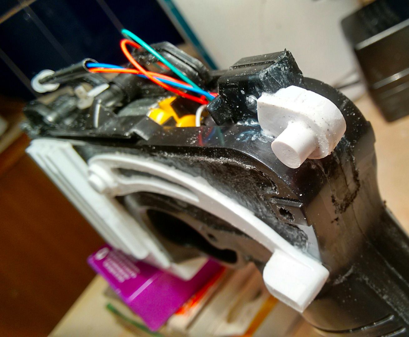 Bioshock Infinite Booker DeWitt's Broadsider/Mauser Pistol Replica : 14 ...