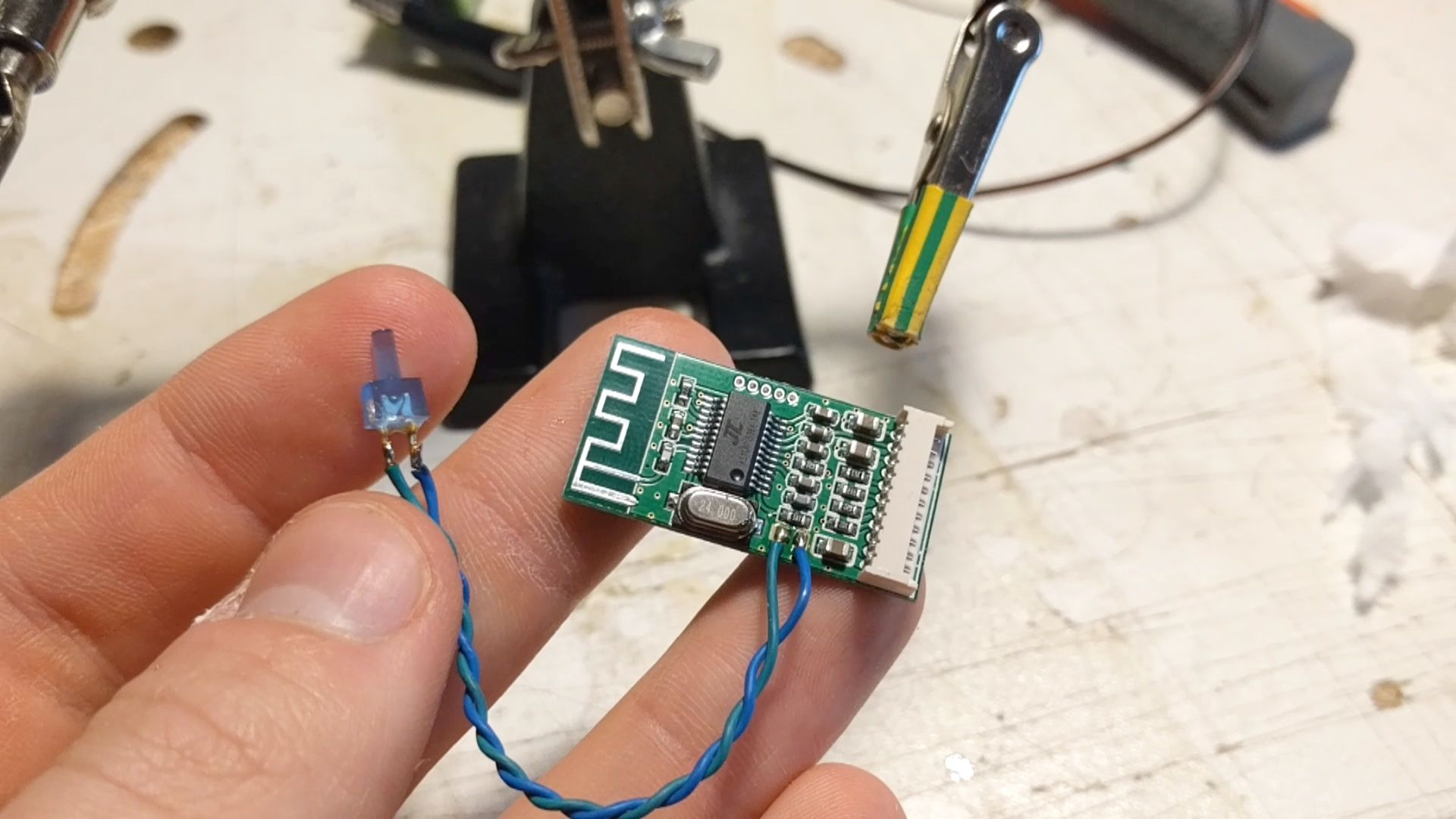 Simple Portable Bluetooth Speaker : 14 Steps (with Pictures ...