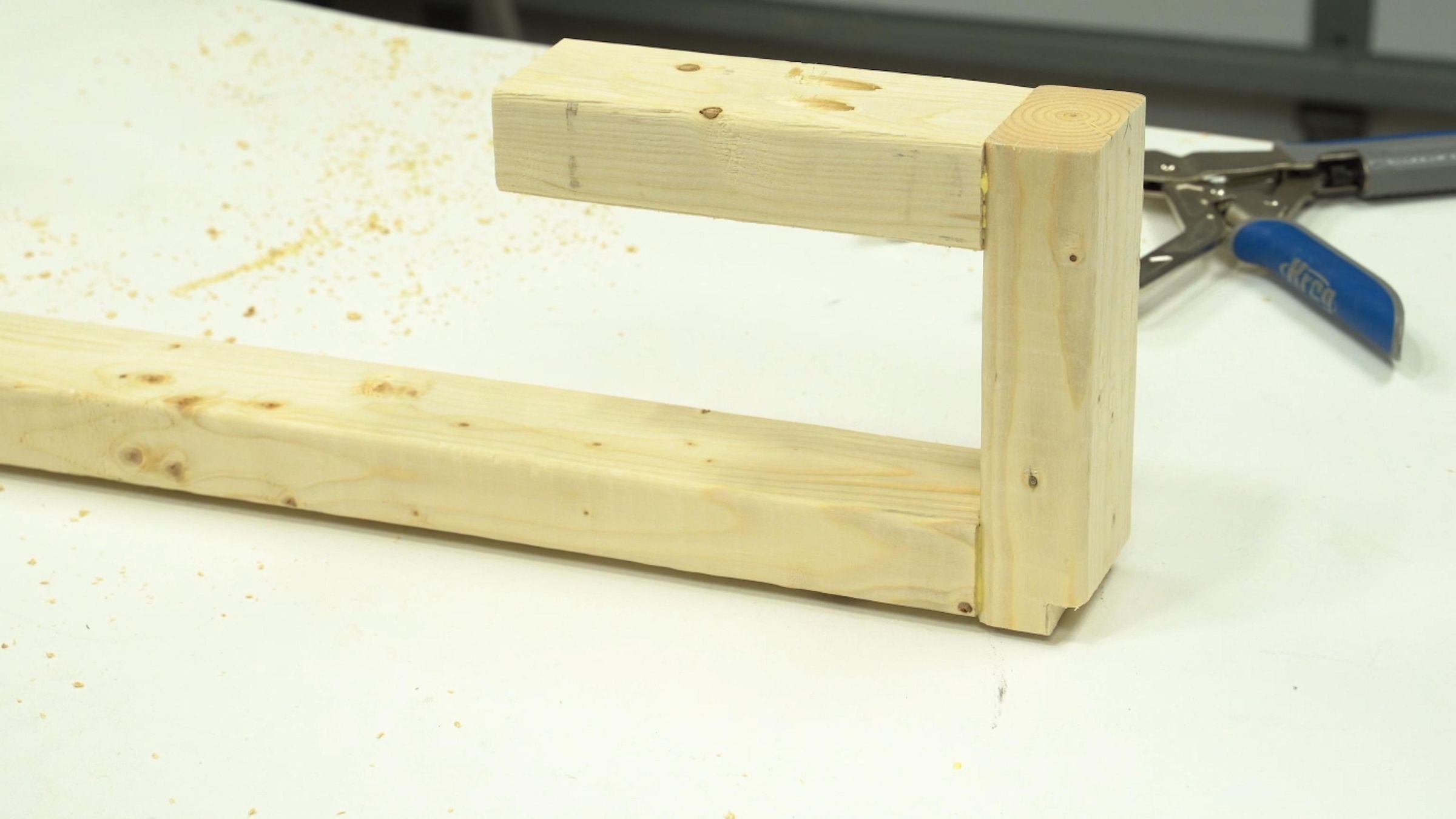 How to Build a Portable Pallet Wall : 10 Steps (with Pictures ...