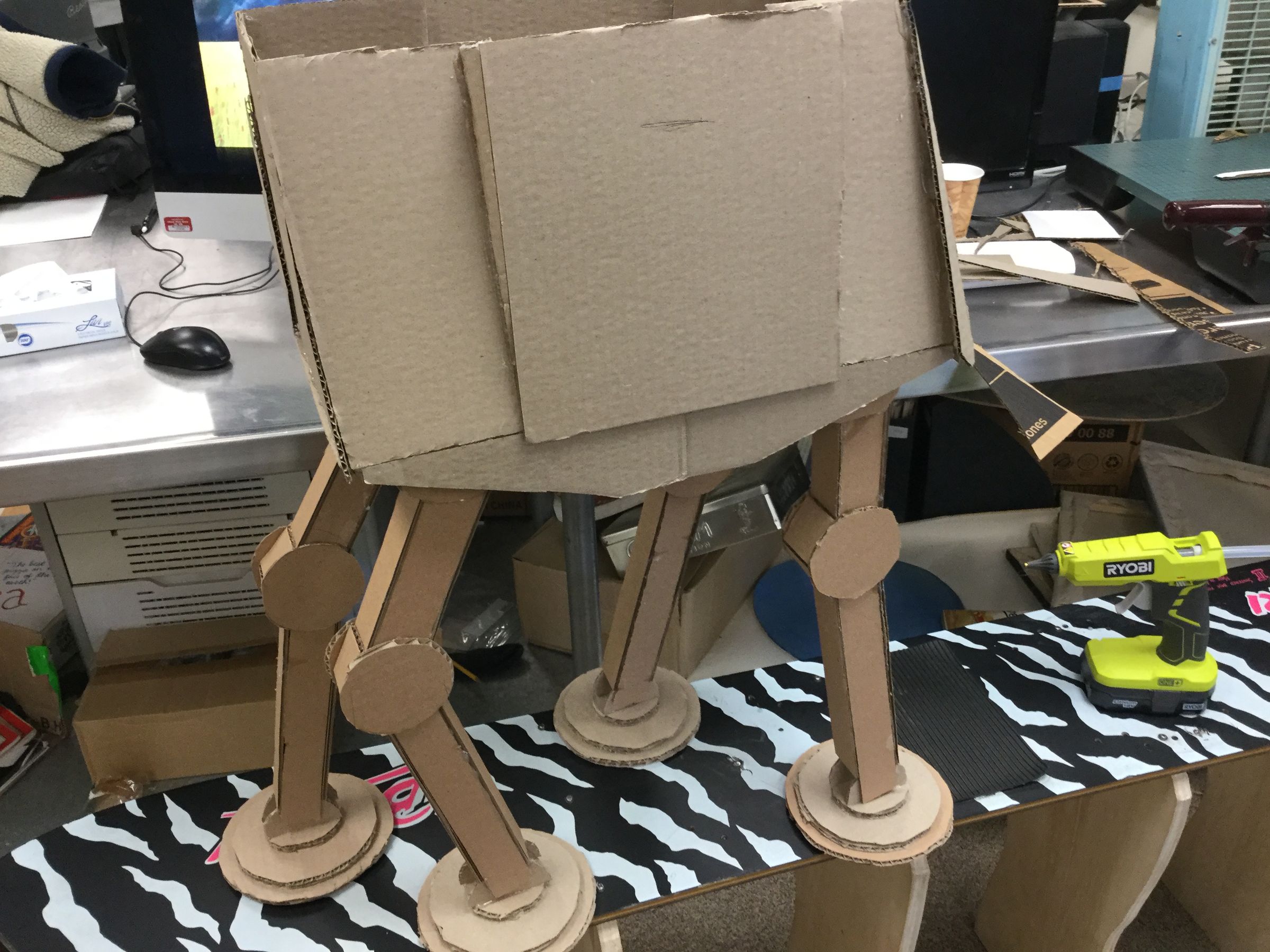 Cardboard AT-AT Walker Table : 9 Steps (with Pictures) - Instructables