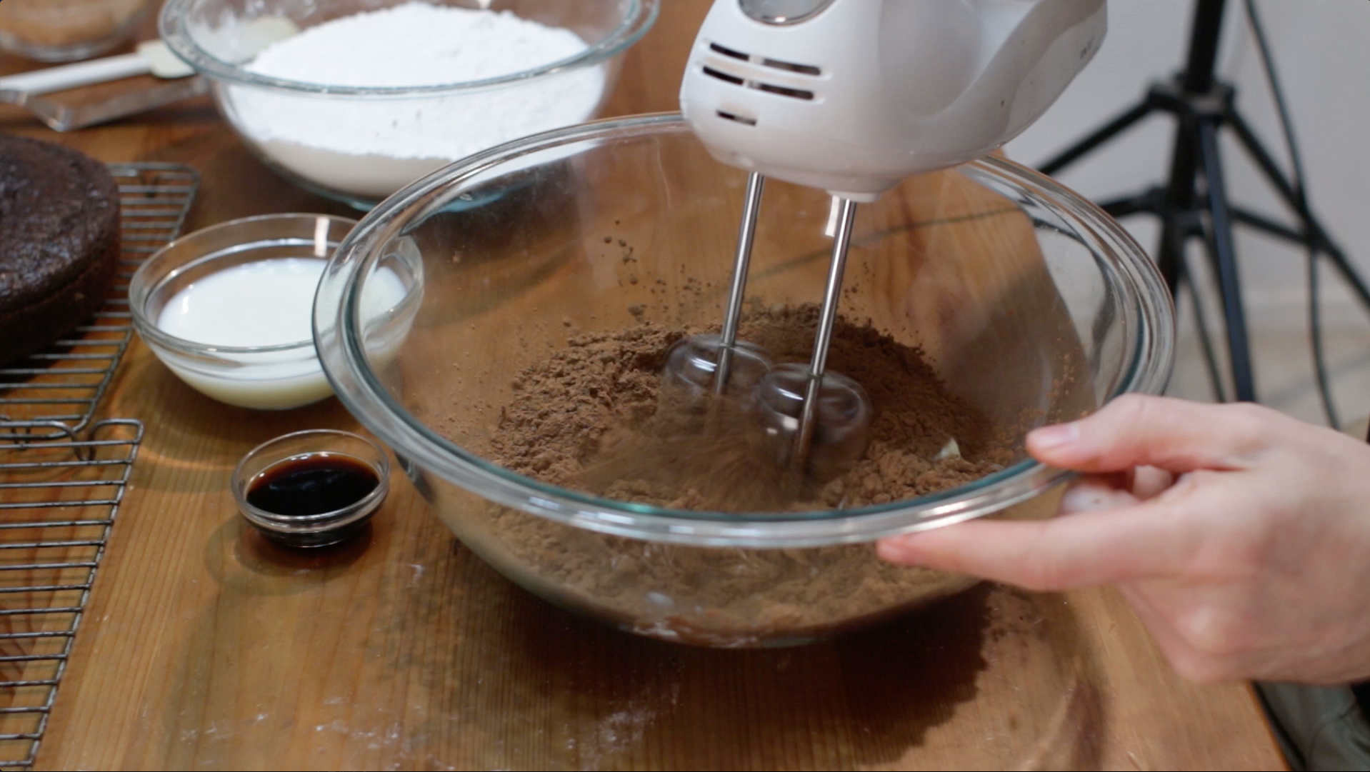 Easy Moist Chocolate Cake : 10 Steps (with Pictures) - Instructables