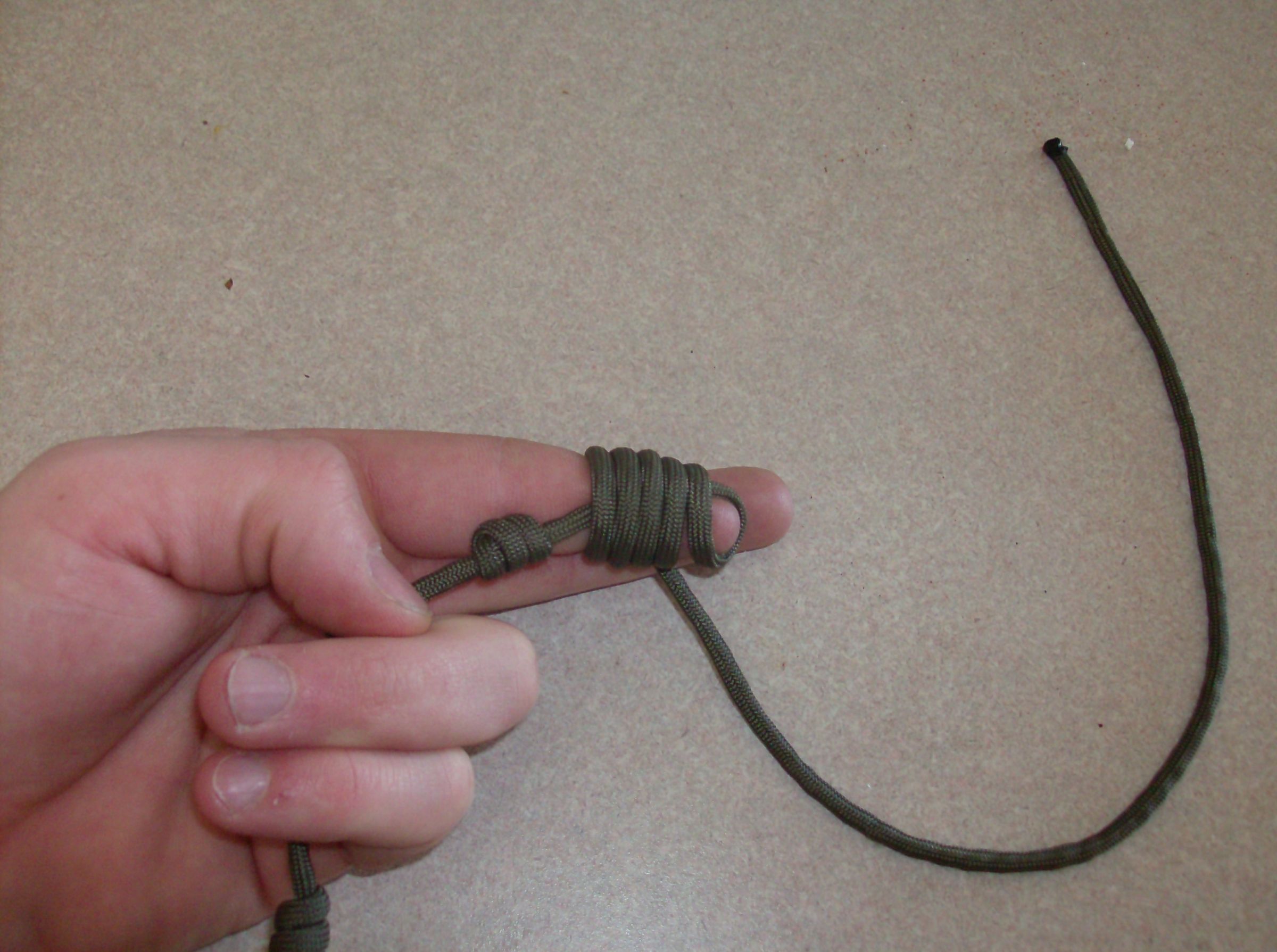 How to Make a Rosary Out of Paracord : 11 Steps - Instructables