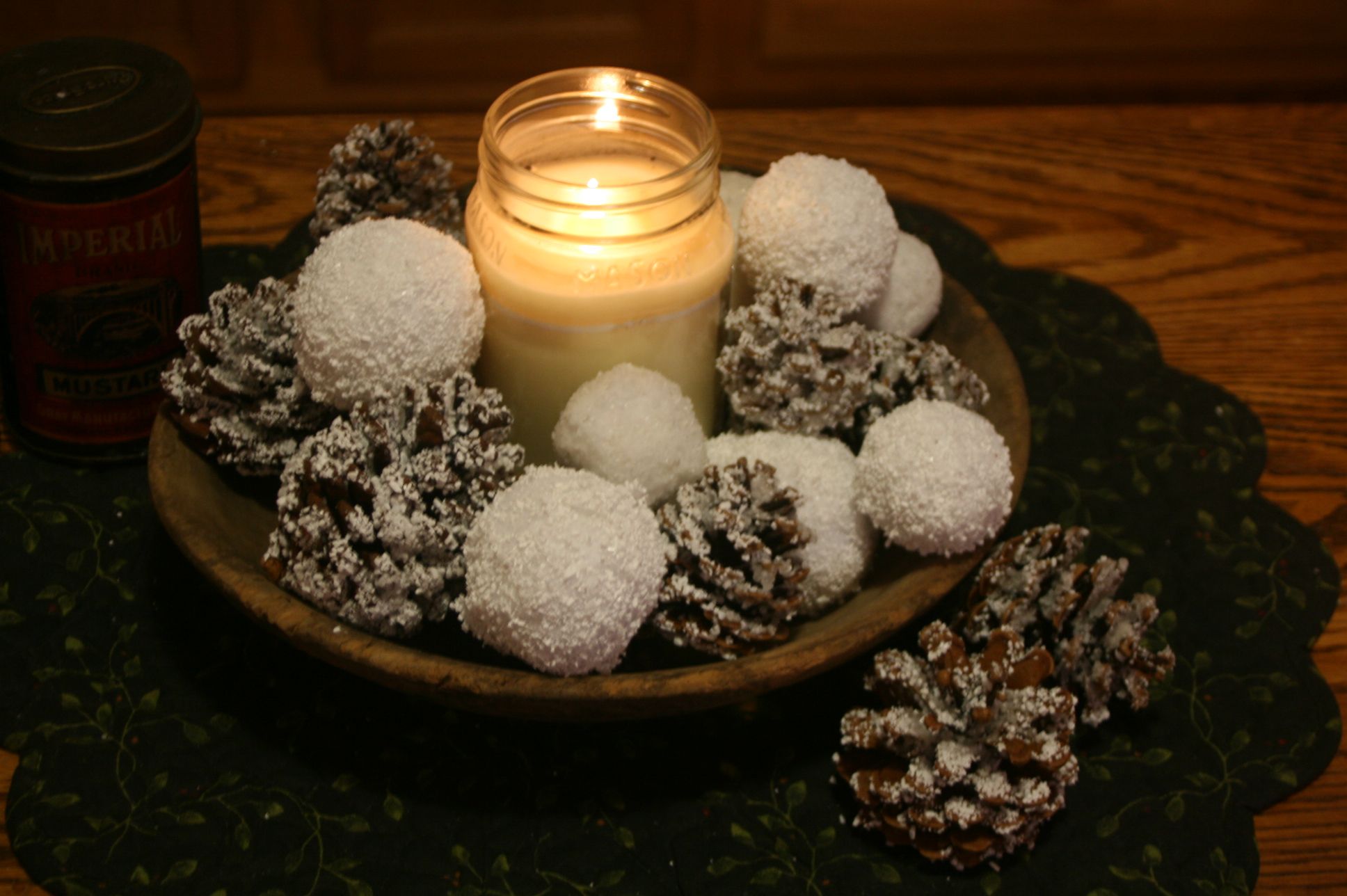 EASY & INEXPENSIVE DIY Snowballs & Snow Covered Pine Cones : 5 Steps ...