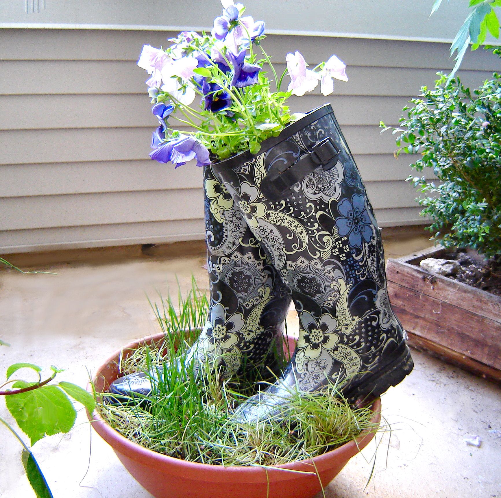 Whimsical Boot Planter : 5 Steps (with Pictures) - Instructables