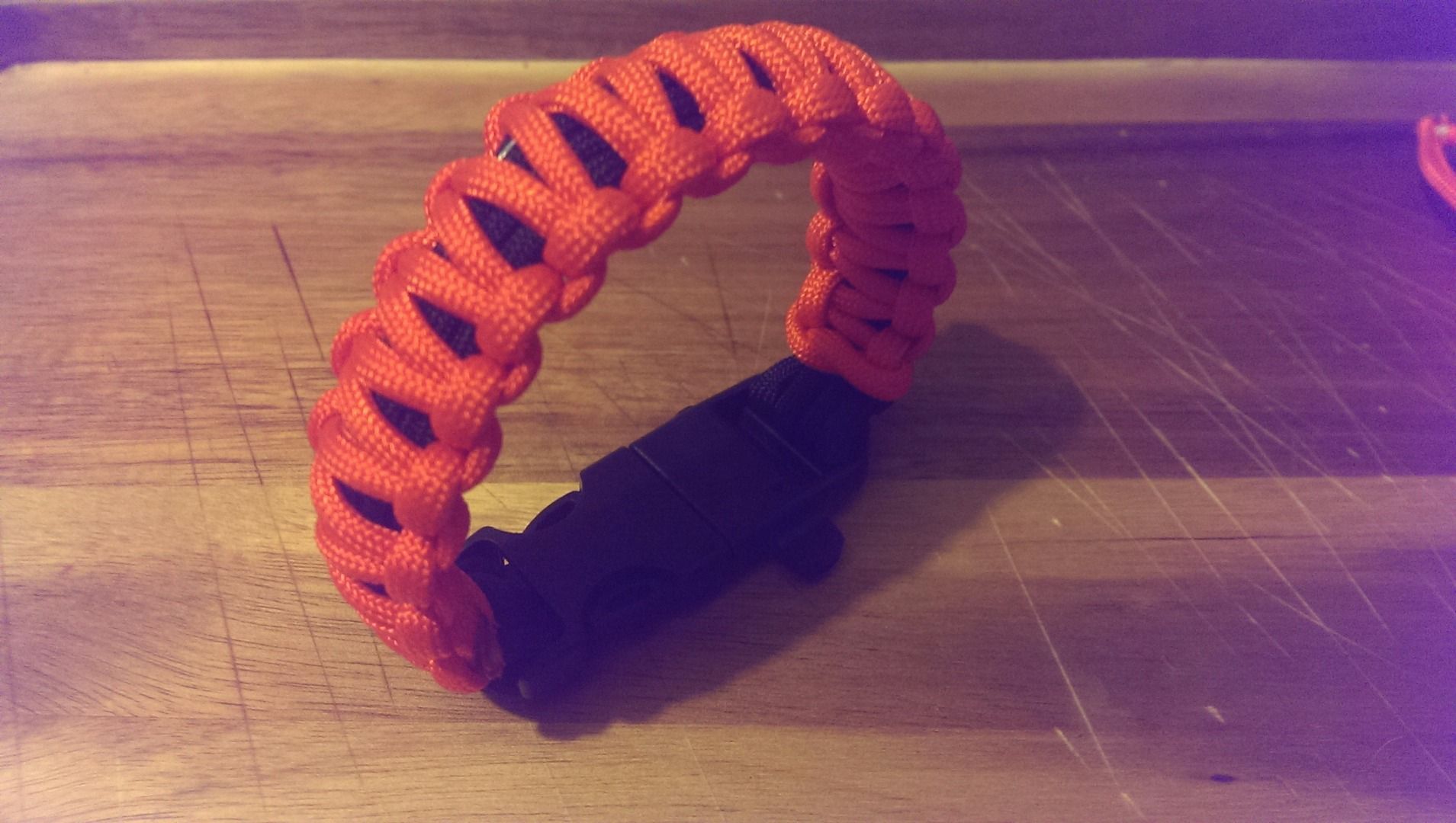 The Medic a Paracord Survival Bracelet for First Aid. : 4 Steps (with ...