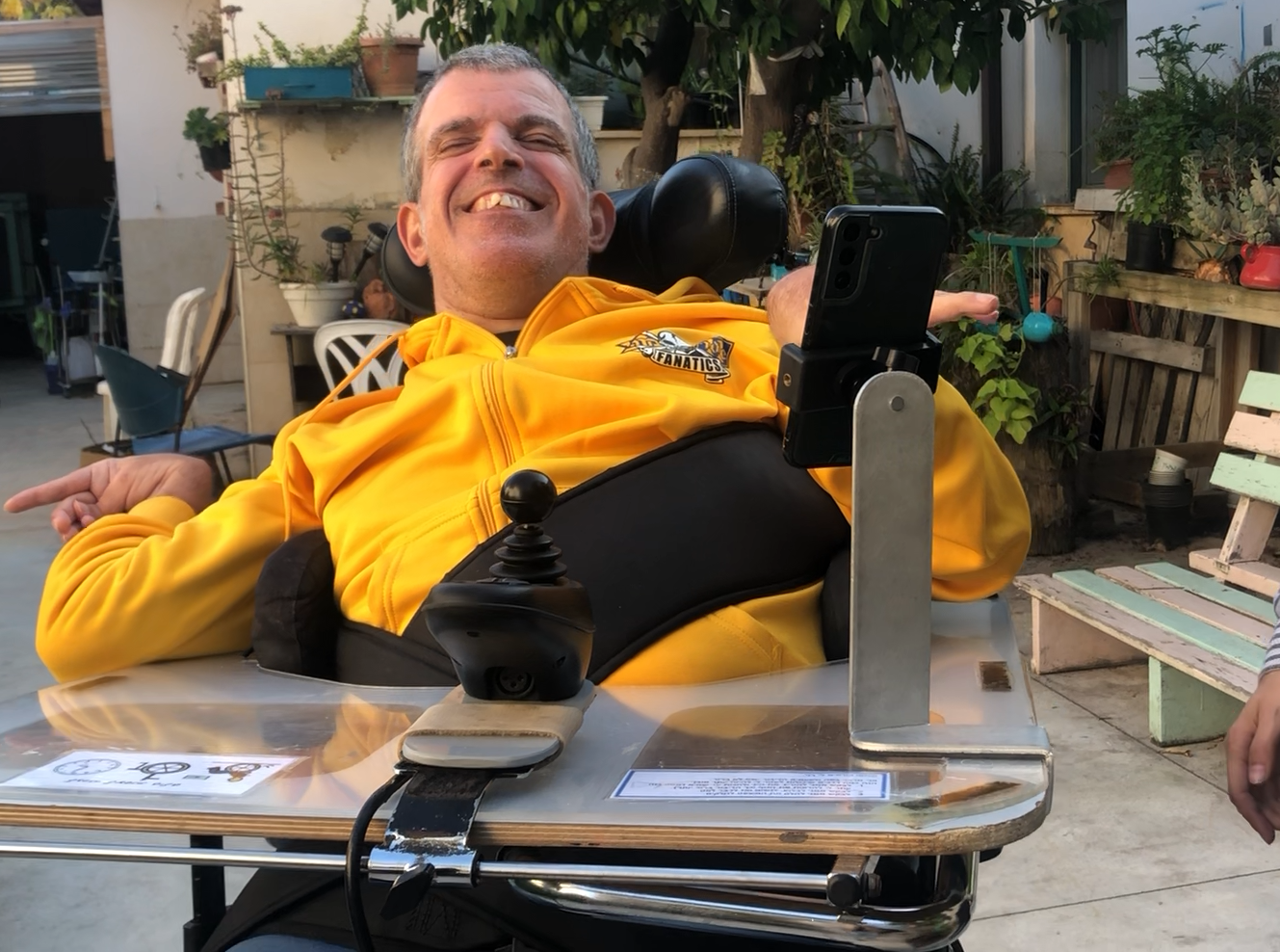 Smartphone Holder for Roy : 7 Steps (with Pictures) - Instructables