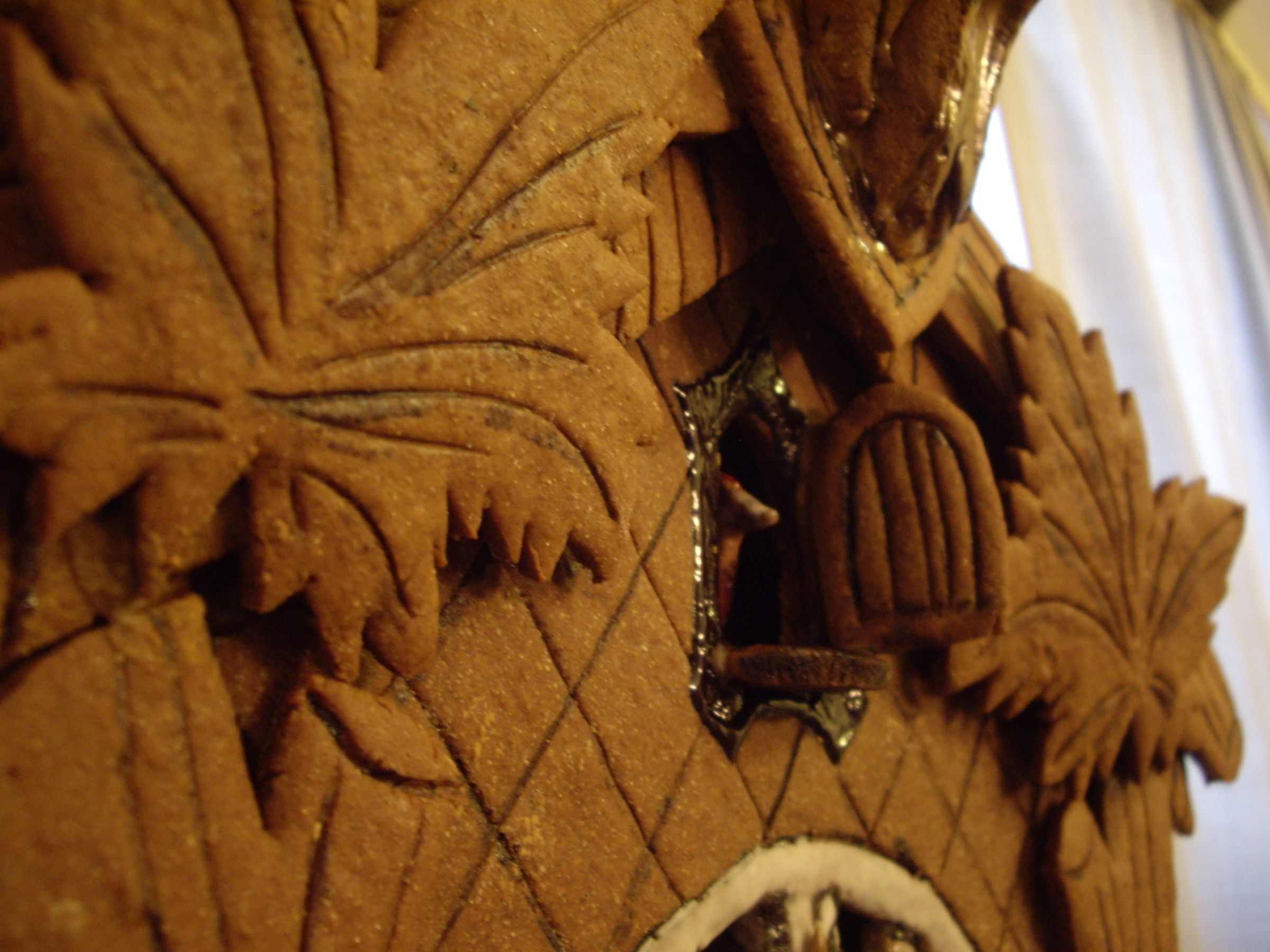 Edible Gingerbread Cuckoo Clock With Internal Gears : 9 Steps (with ...