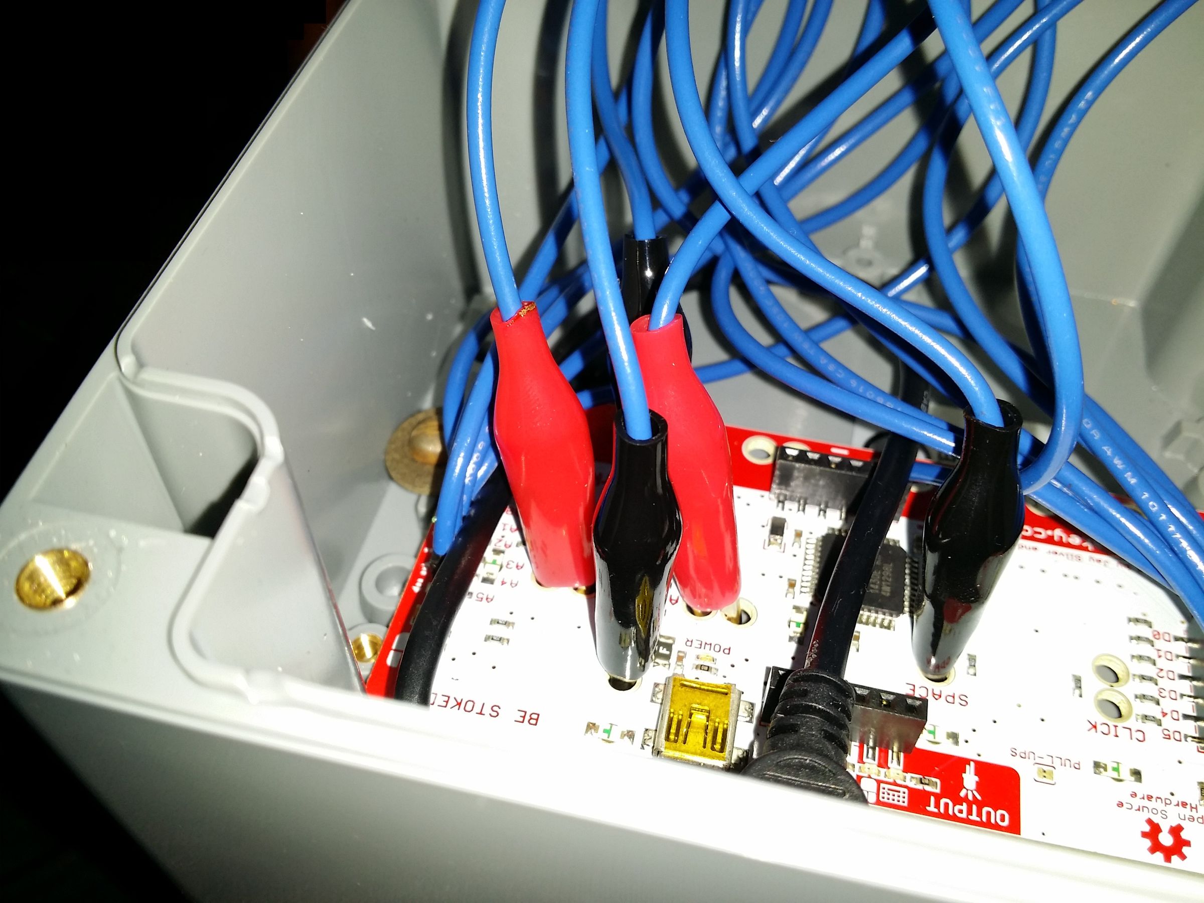 Kid-proof Makey-Makey Box : 3 Steps - Instructables