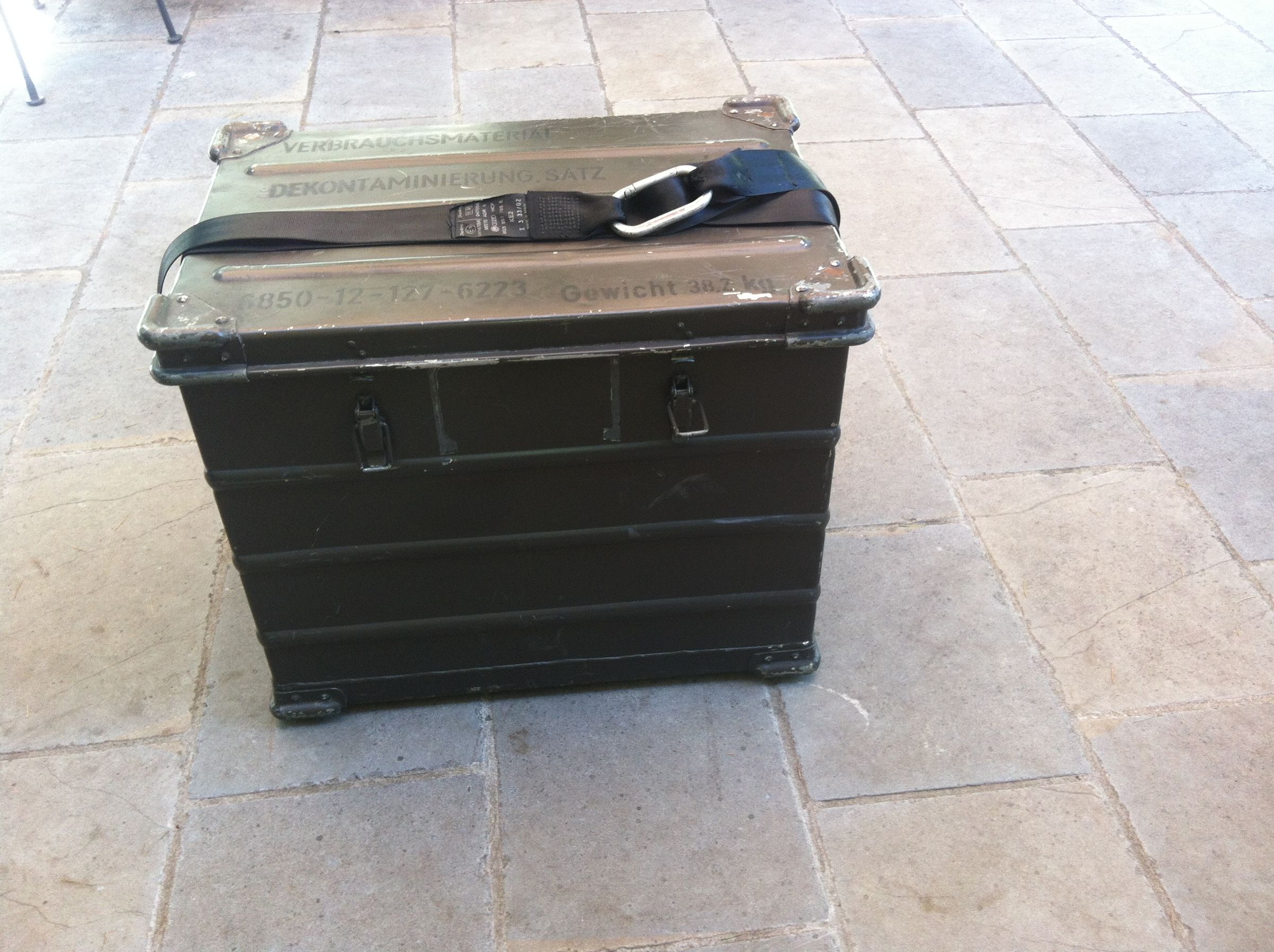 Simple Conversion of VW T4 Caravelle 9 Seats in a Campervan : 8 Steps ...