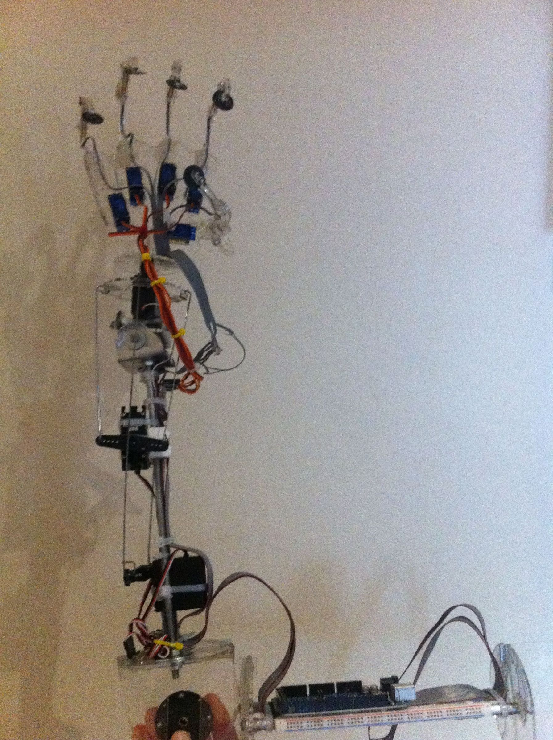 Motion Controlled Robotic Arm : 10 Steps (with Pictures) - Instructables