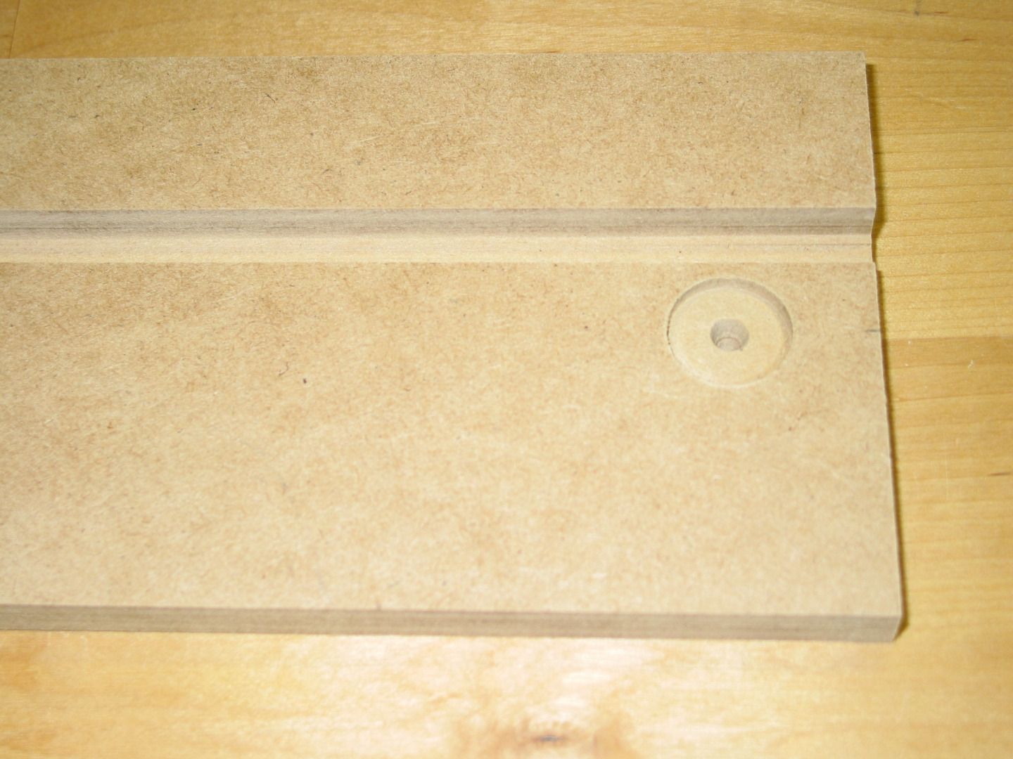 Create Perfect Dados With This Router Jig : 5 Steps - Instructables