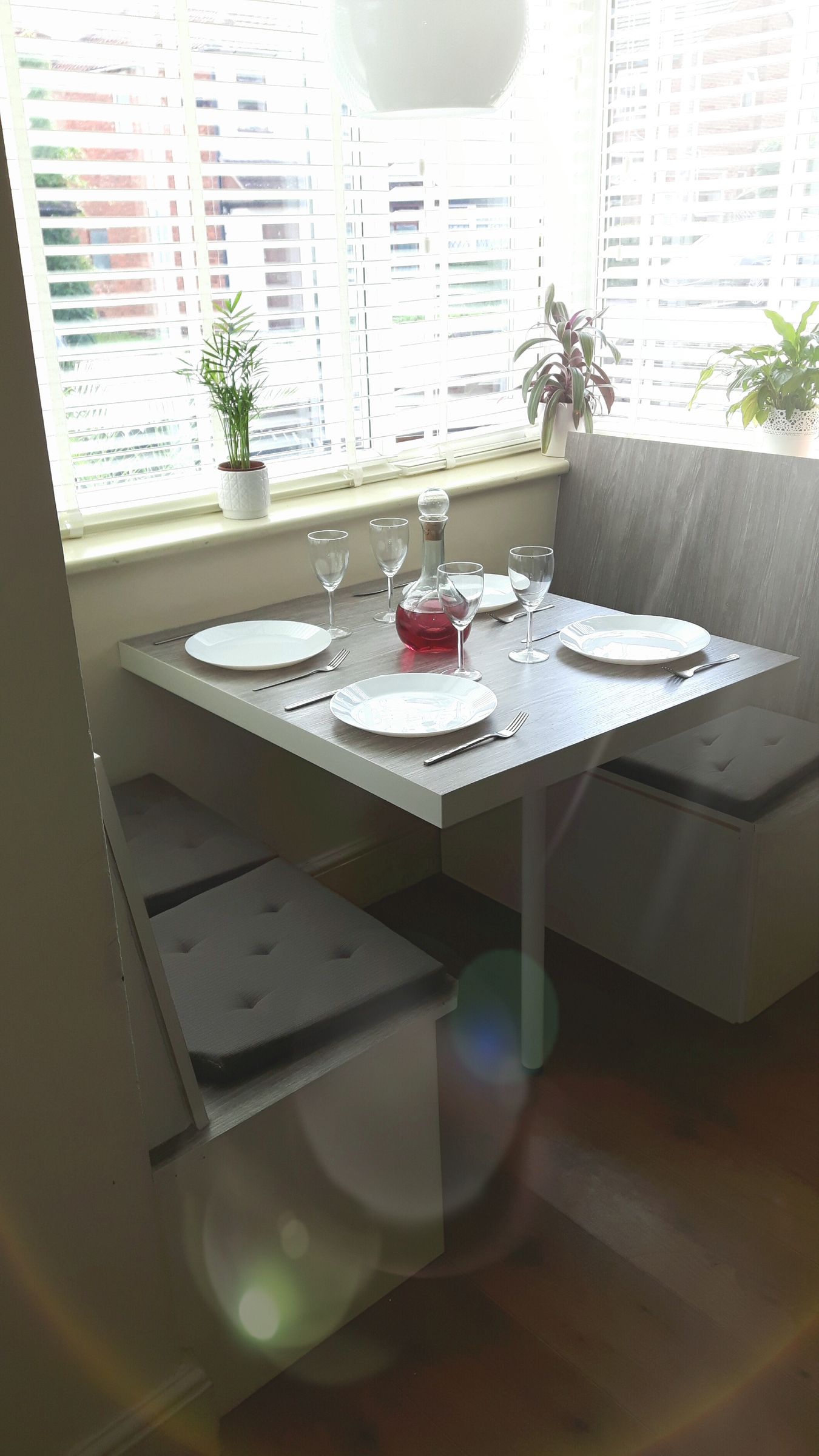 Bay Window Seating (Diner Style) : 5 Steps - Instructables