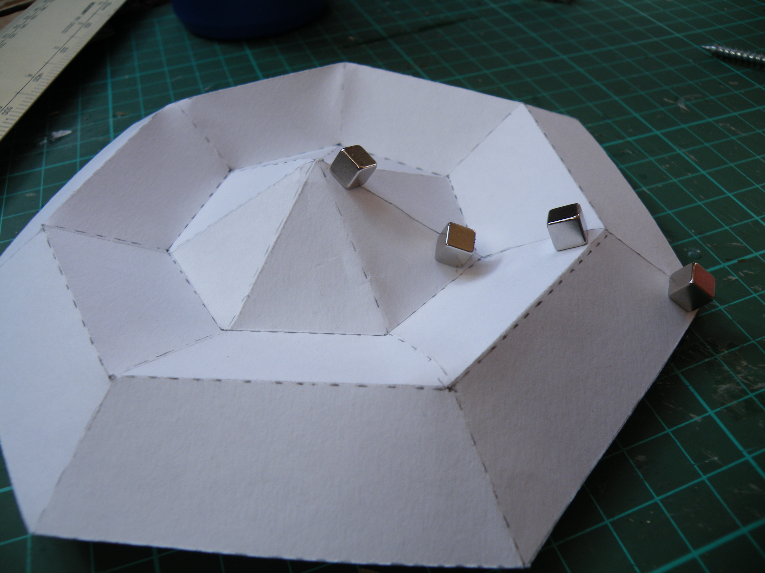 Cardboard Frisbee : 6 Steps (with Pictures) - Instructables