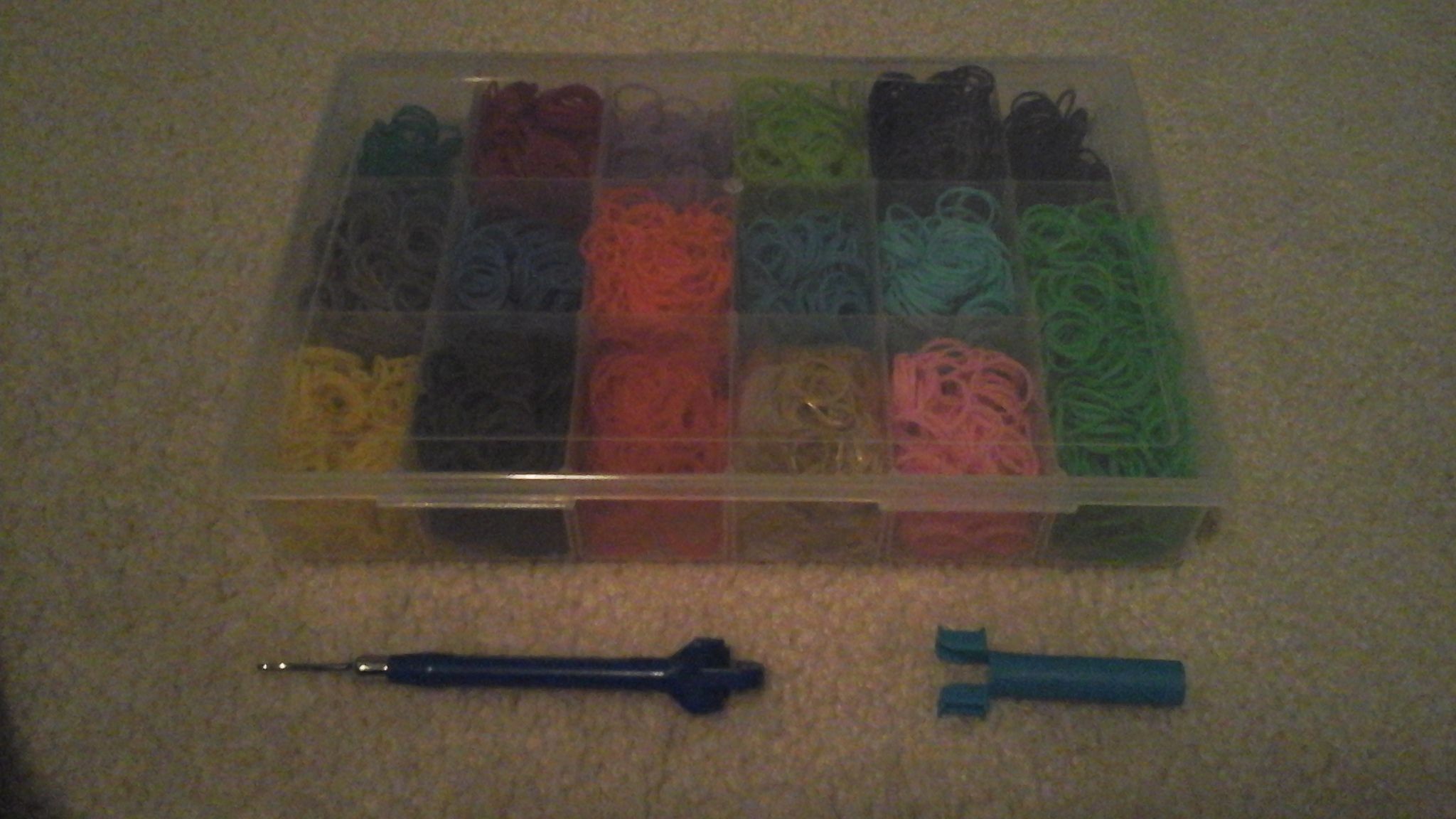 HOW TO MAKE a SIMPLE RAINBOW LOOM BRACELET : 7 Steps - Instructables
