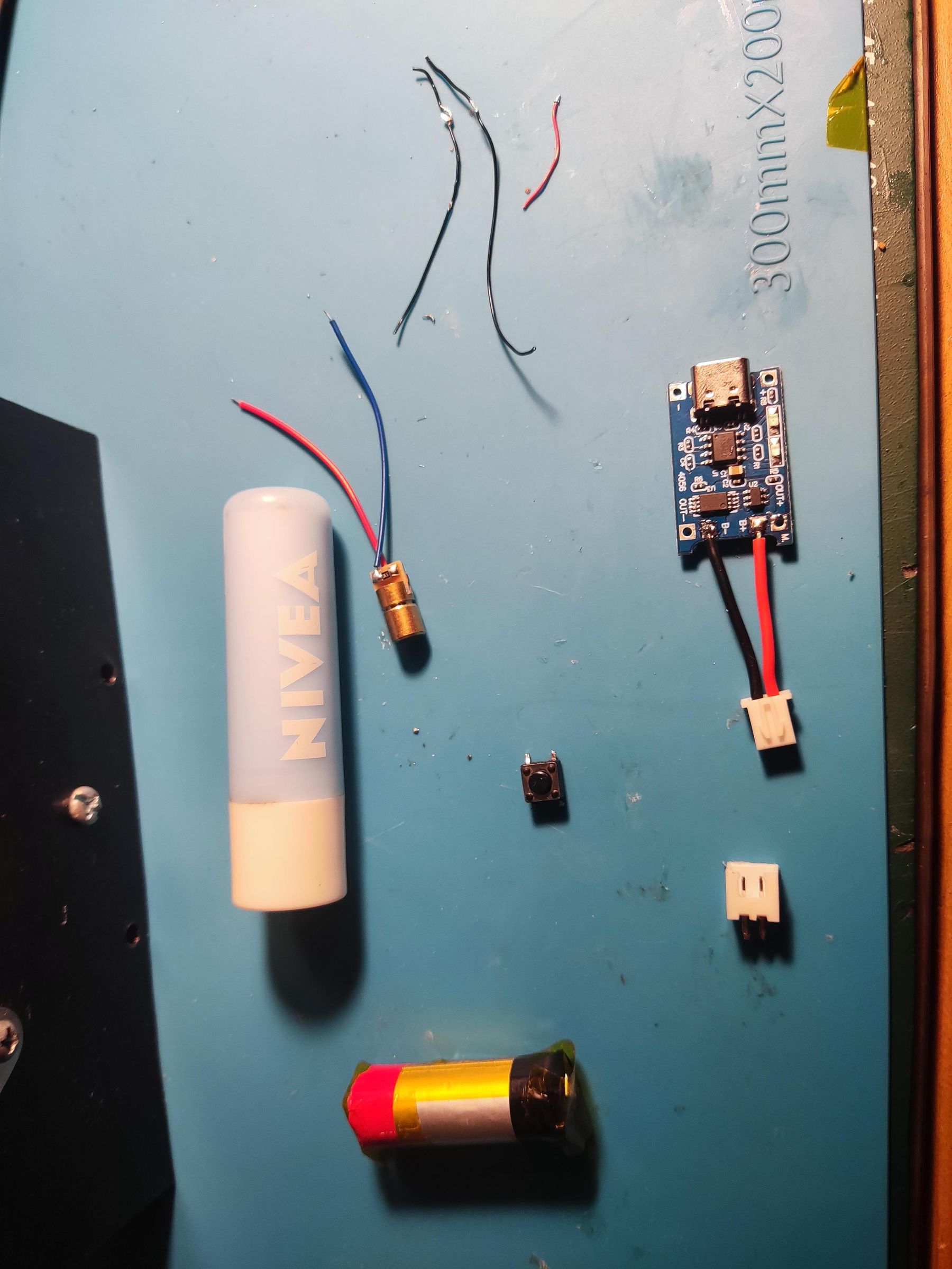 Nivea Twisting Spy Laser Rechargable Using Old Vape Lipo : 6 Steps ...