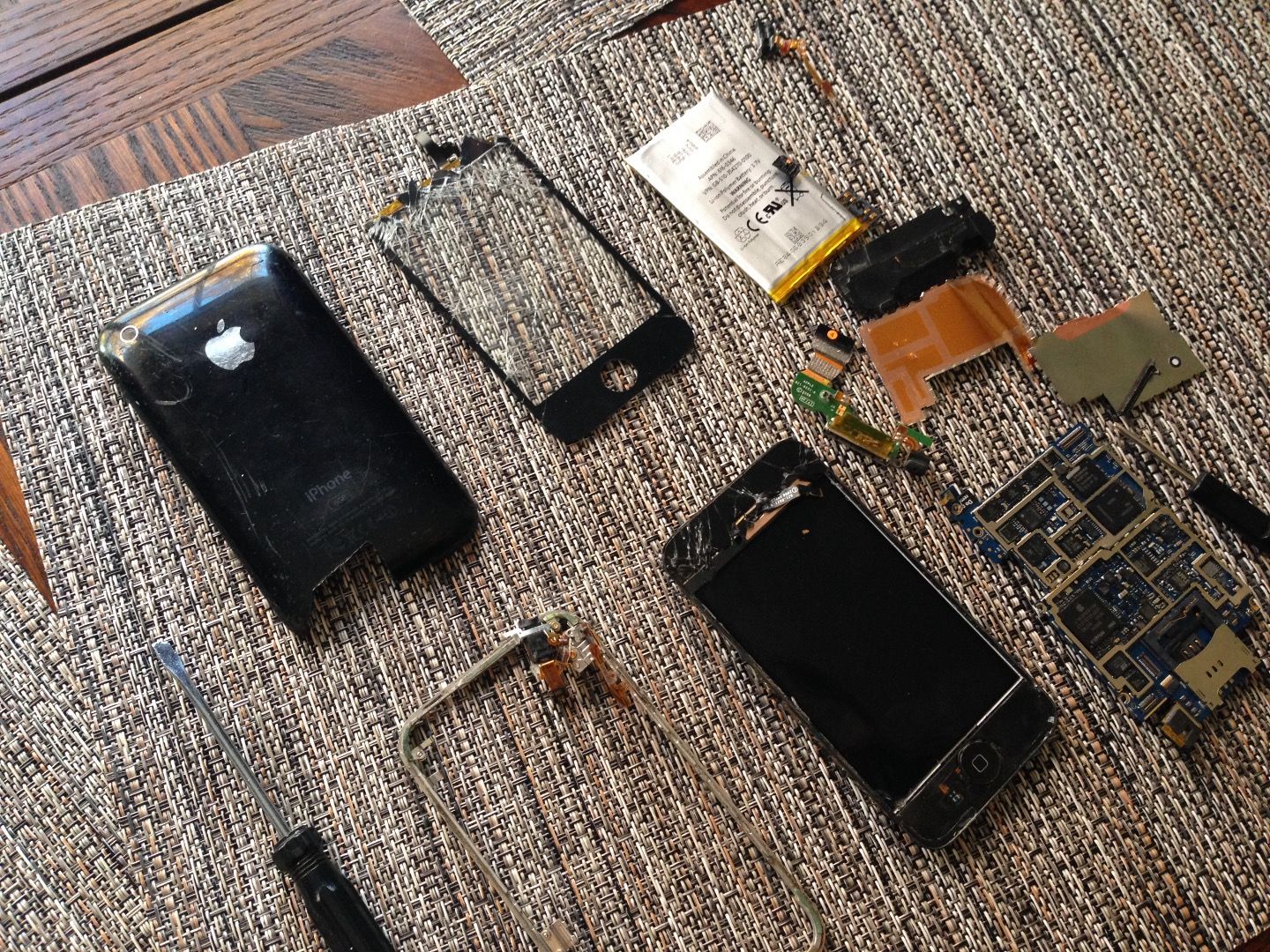 Taking Apart Old IPhone and Putting It Back Together FAIL : 4 Steps ...
