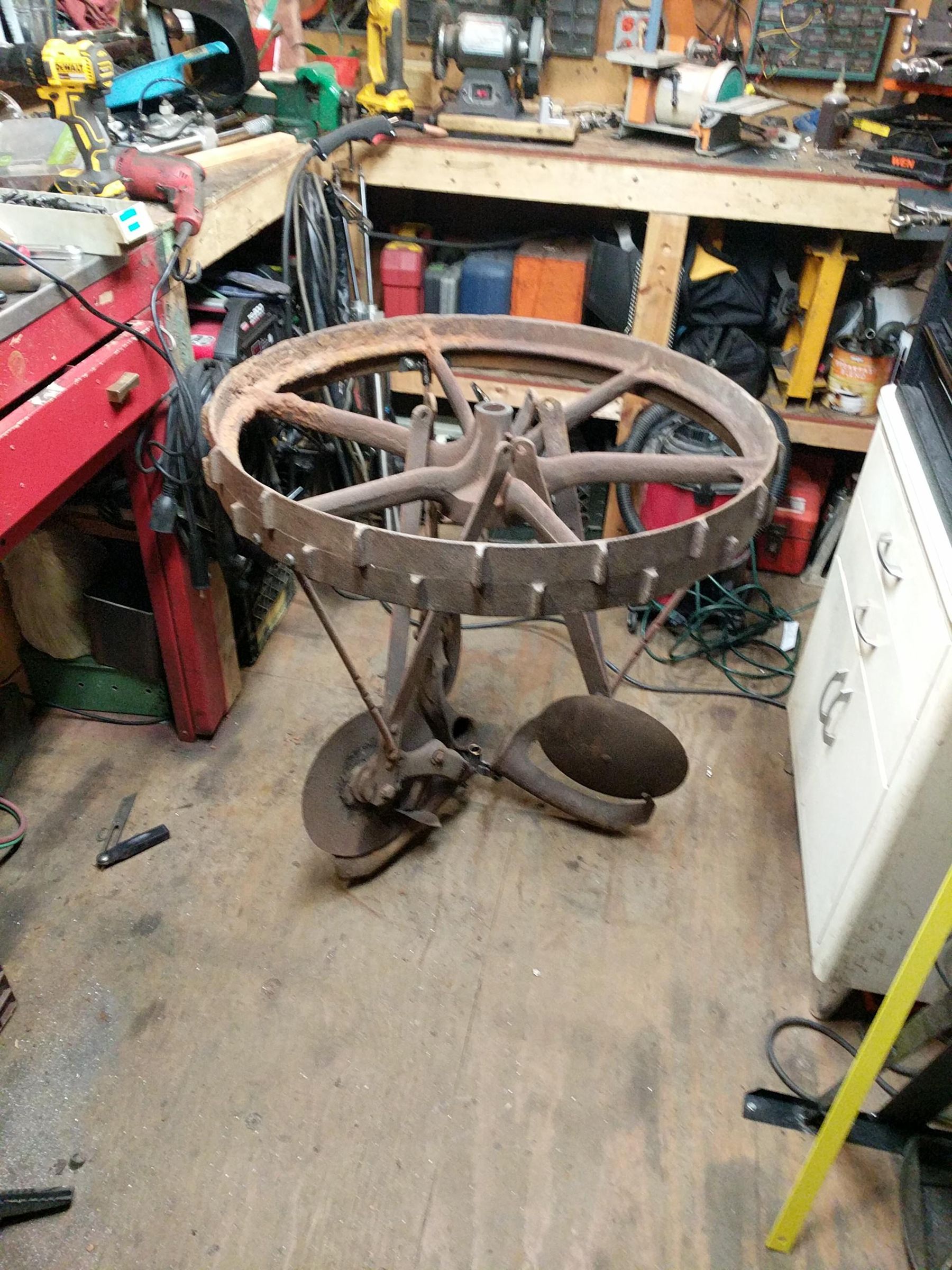 Tractor Wheel Table : 7 Steps - Instructables