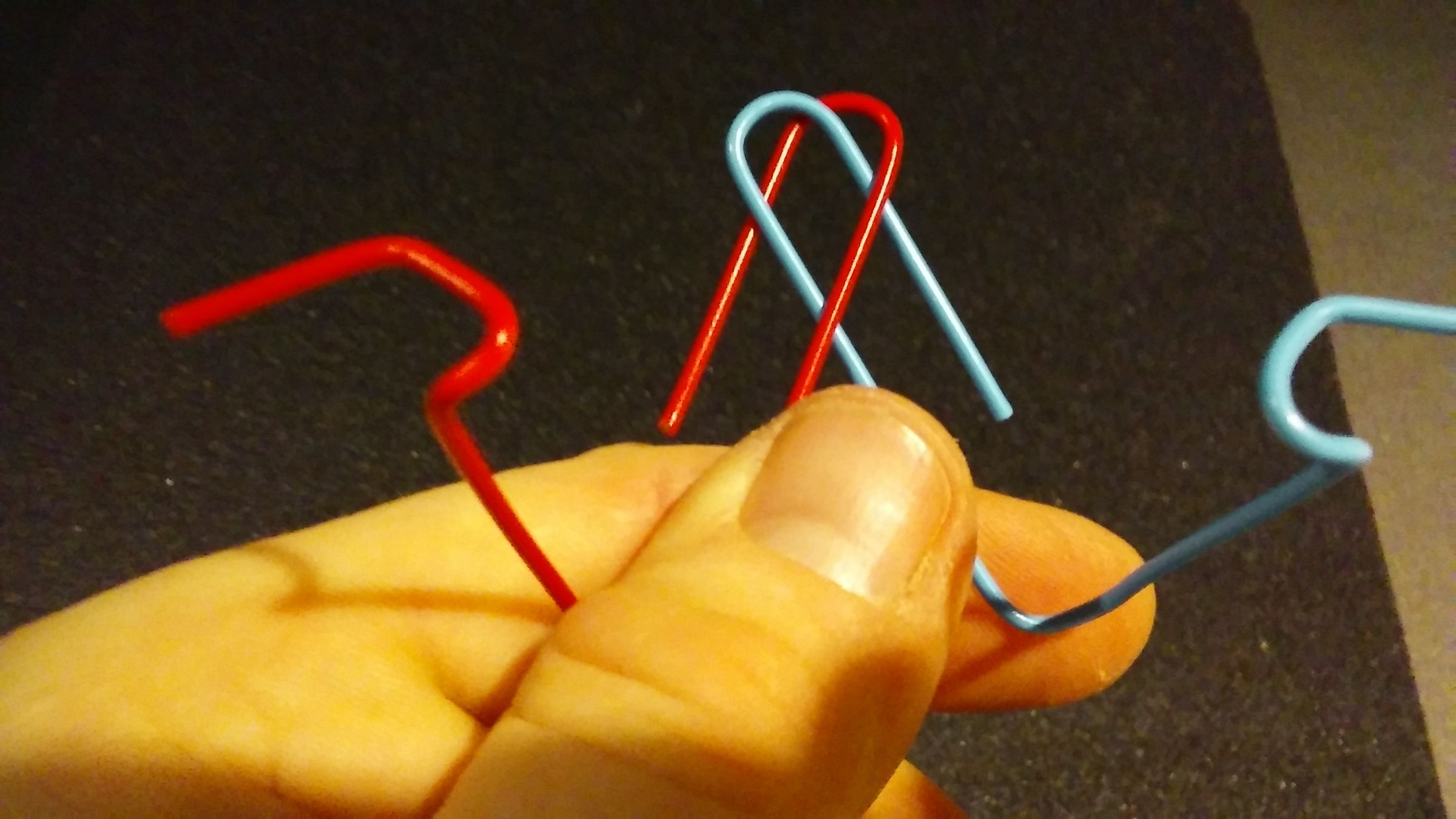 Emergency Paper Clip Smartphone Stand : 6 Steps - Instructables