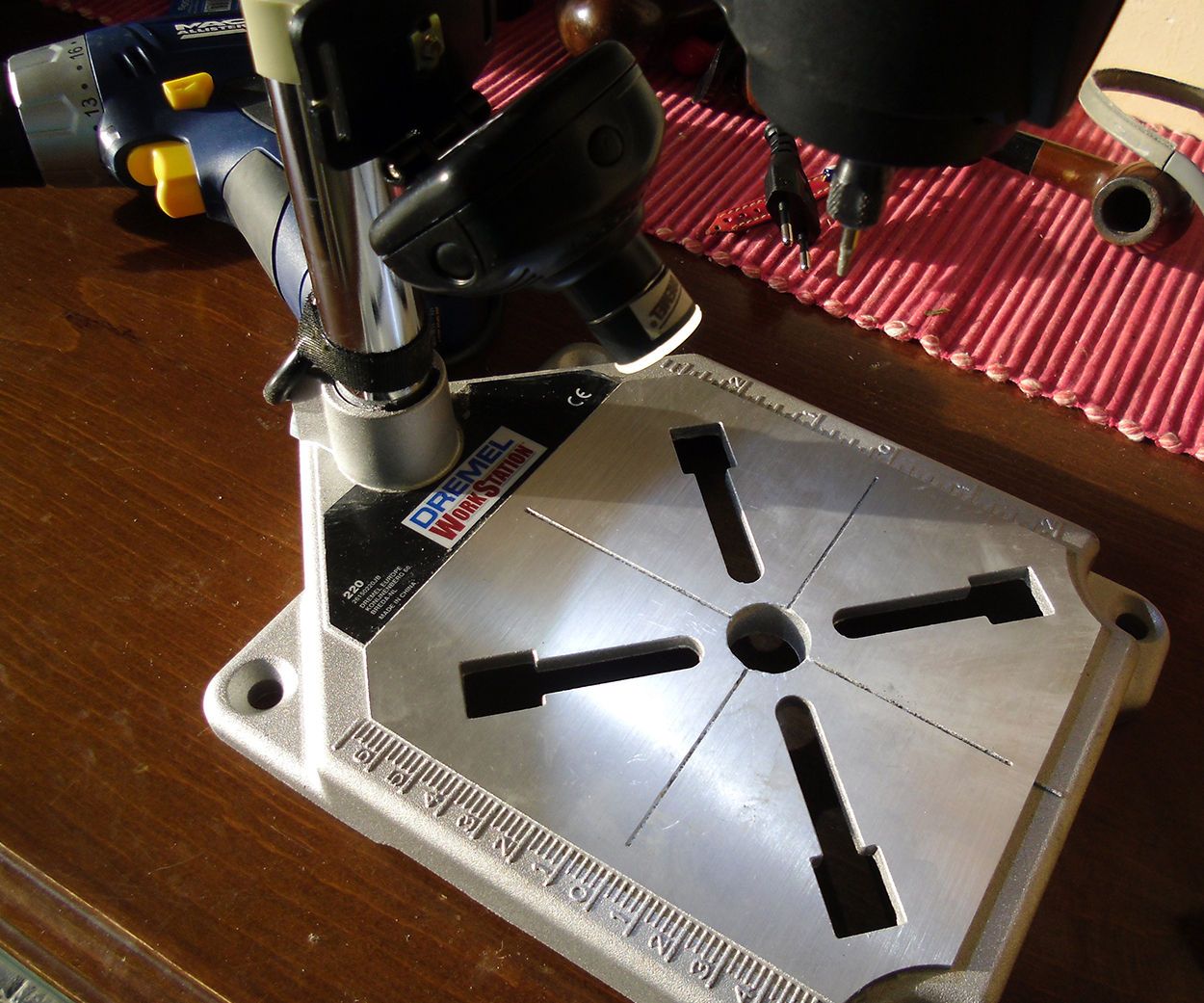 Diy Working Light for Dremel Workstation - Instructables