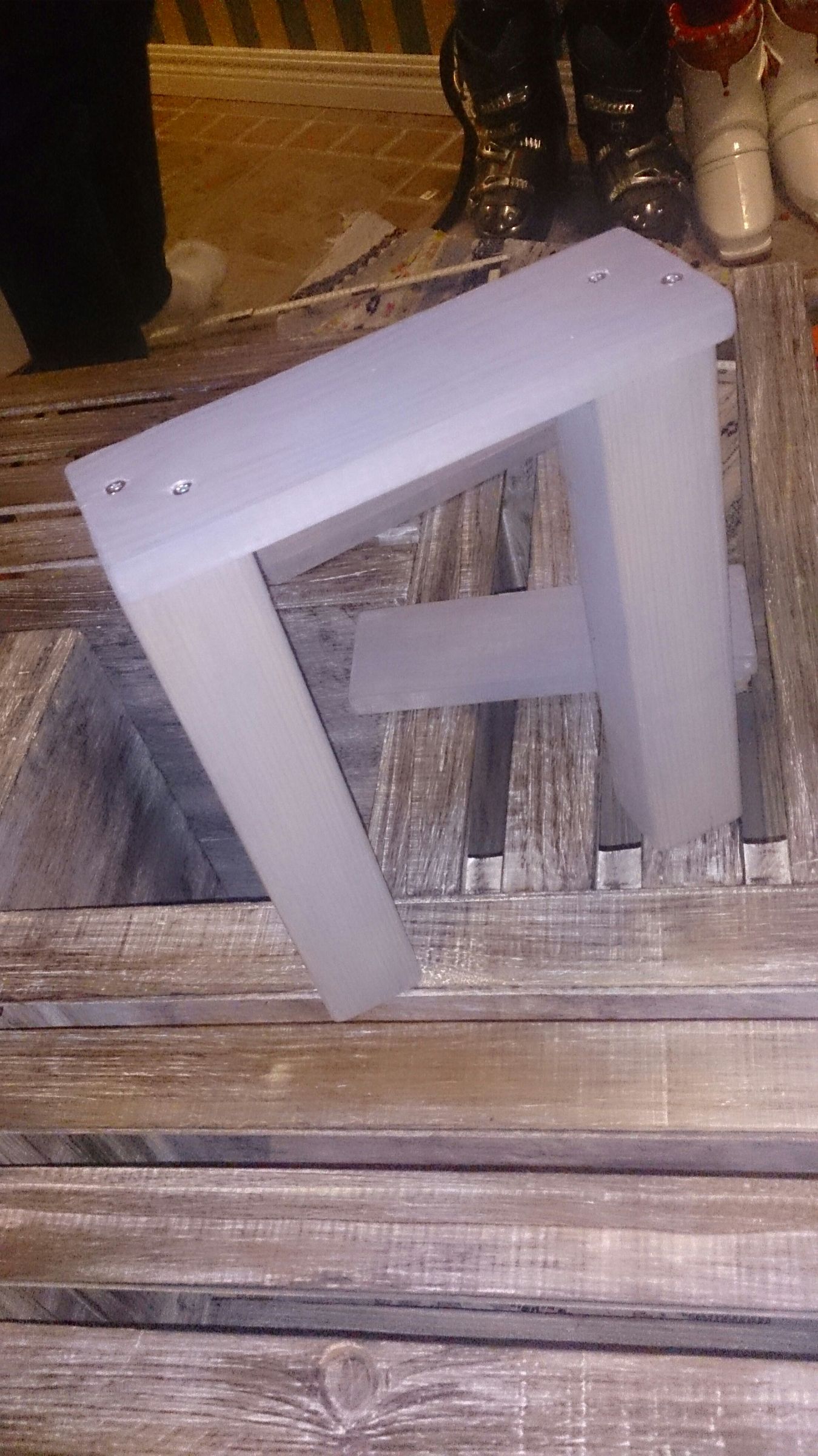 Apple Crate Coffee Table : 8 Steps (with Pictures) - Instructables