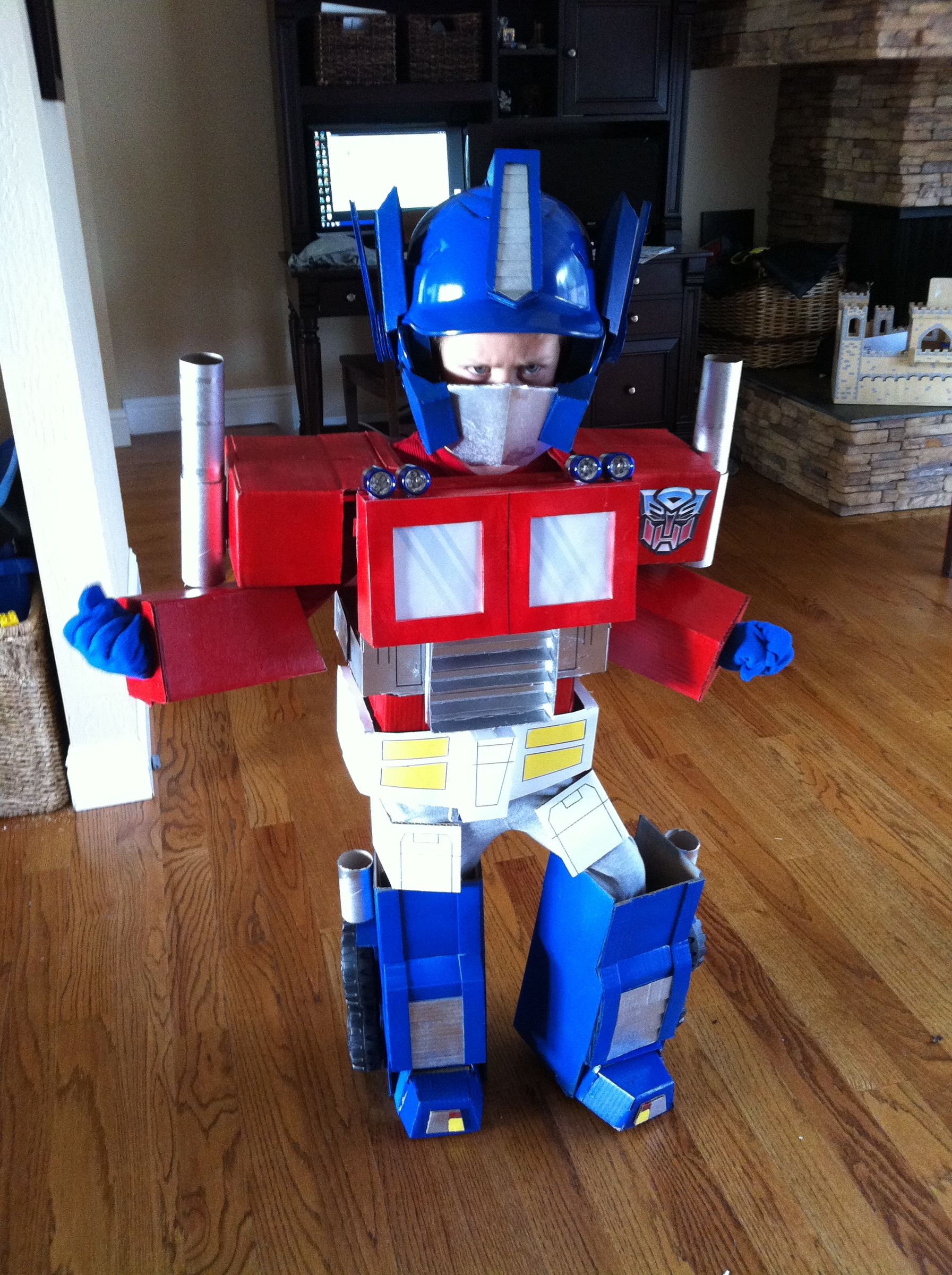 Optimus Prime (G1) Costume : 16 Steps (with Pictures) - Instructables