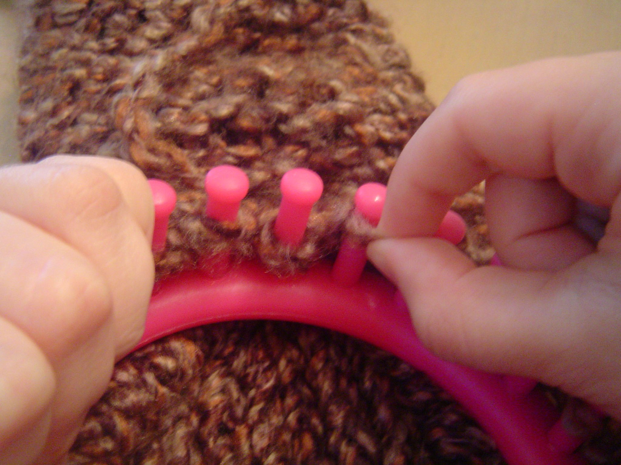 How to Loom Knit : 4 Steps (with Pictures) - Instructables