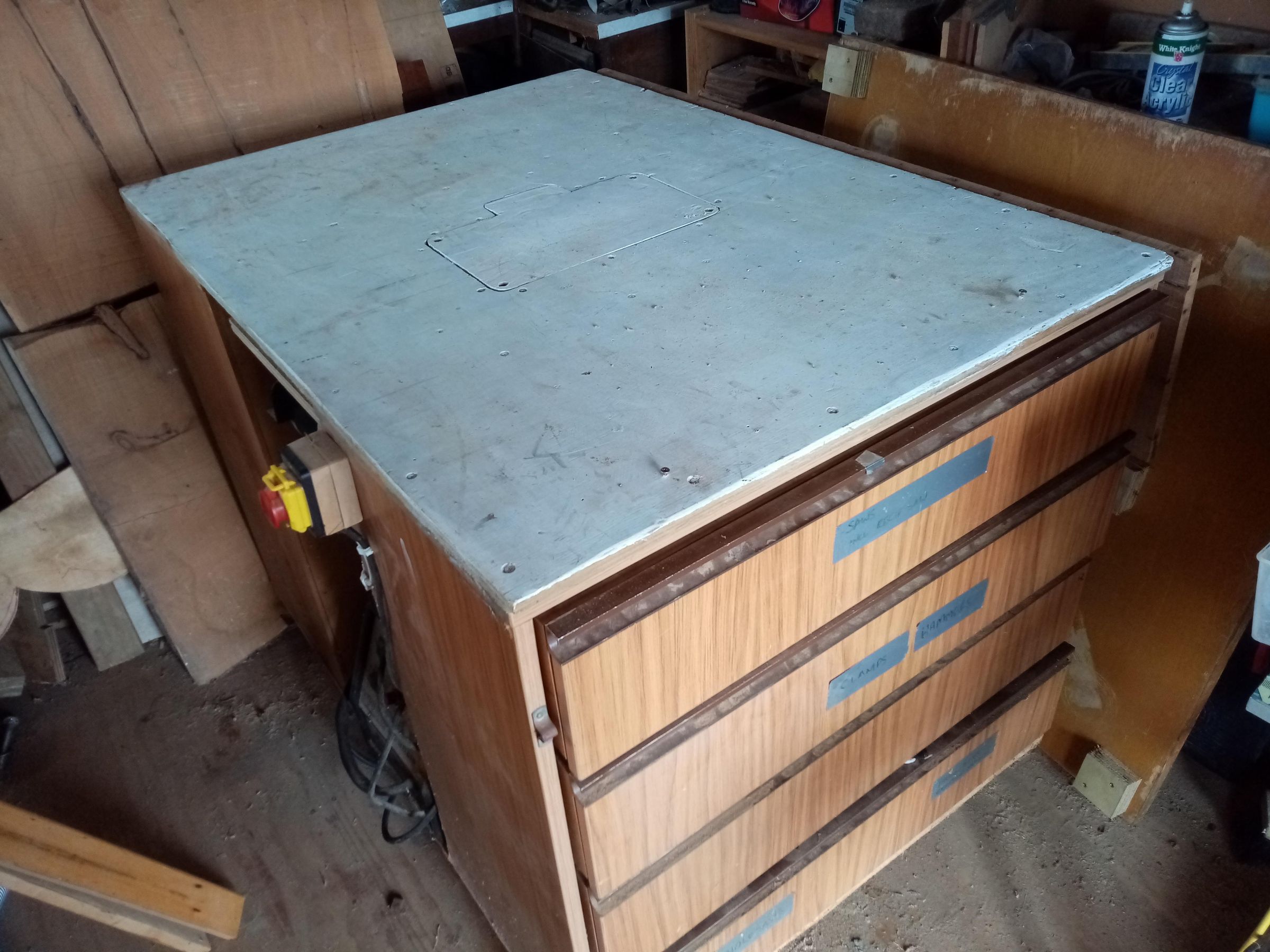 Evolution of a Workbench : 32 Steps (with Pictures) - Instructables