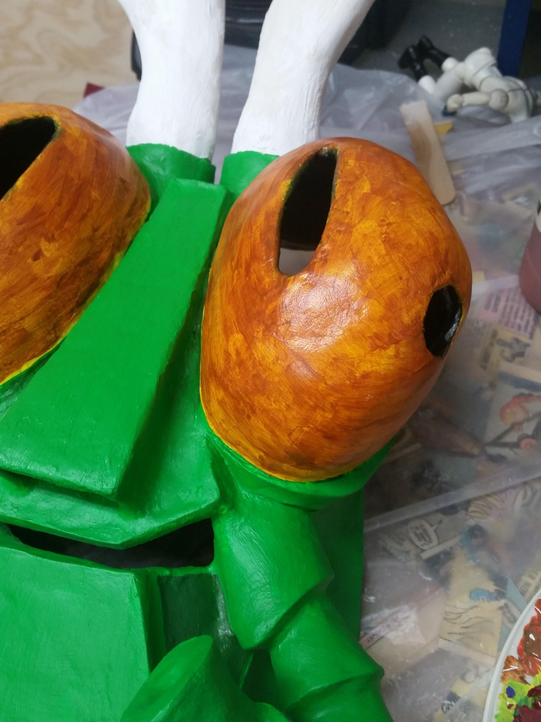 Buck Grasshopper Mask : 9 Steps (with Pictures) - Instructables