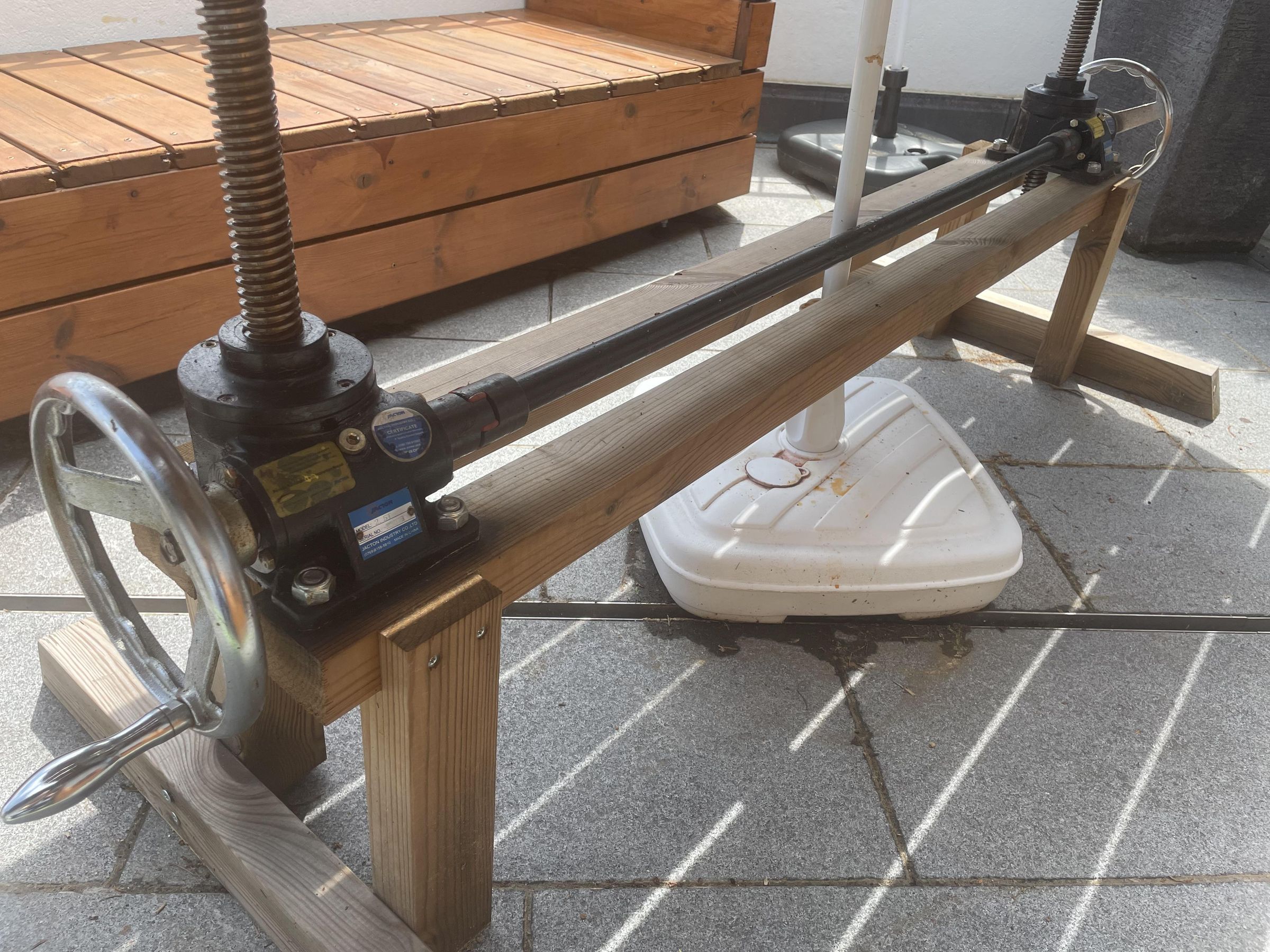 How to Make a DIY Crank Table for Garden or Indoor - Can Turn From ...