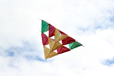 10 Cell Tetrahedral Kite : 8 Steps (with Pictures) - Instructables