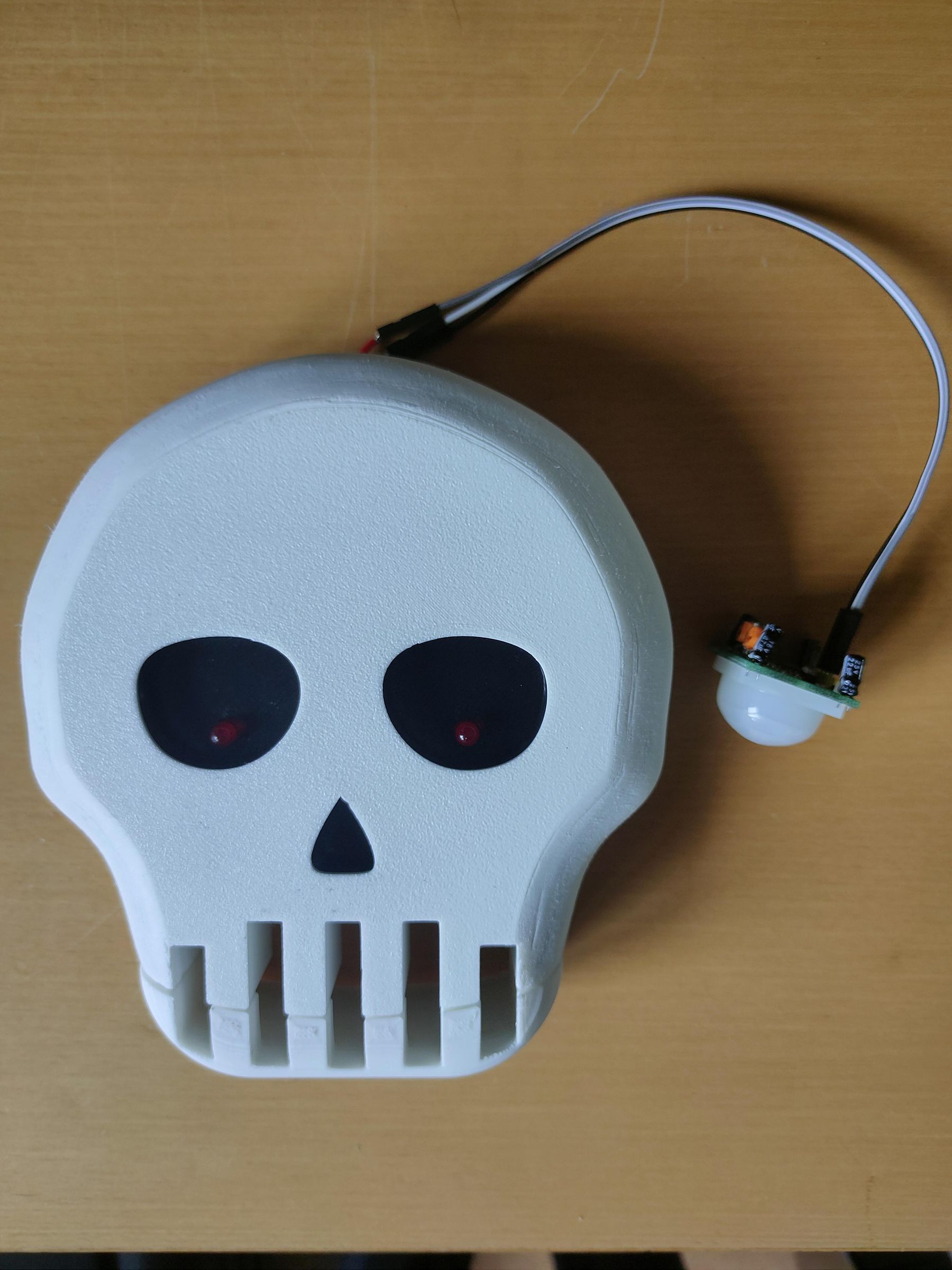 3D Printed, Motion-Activated, Actuated Skull Halloween Decoration : 8 ...