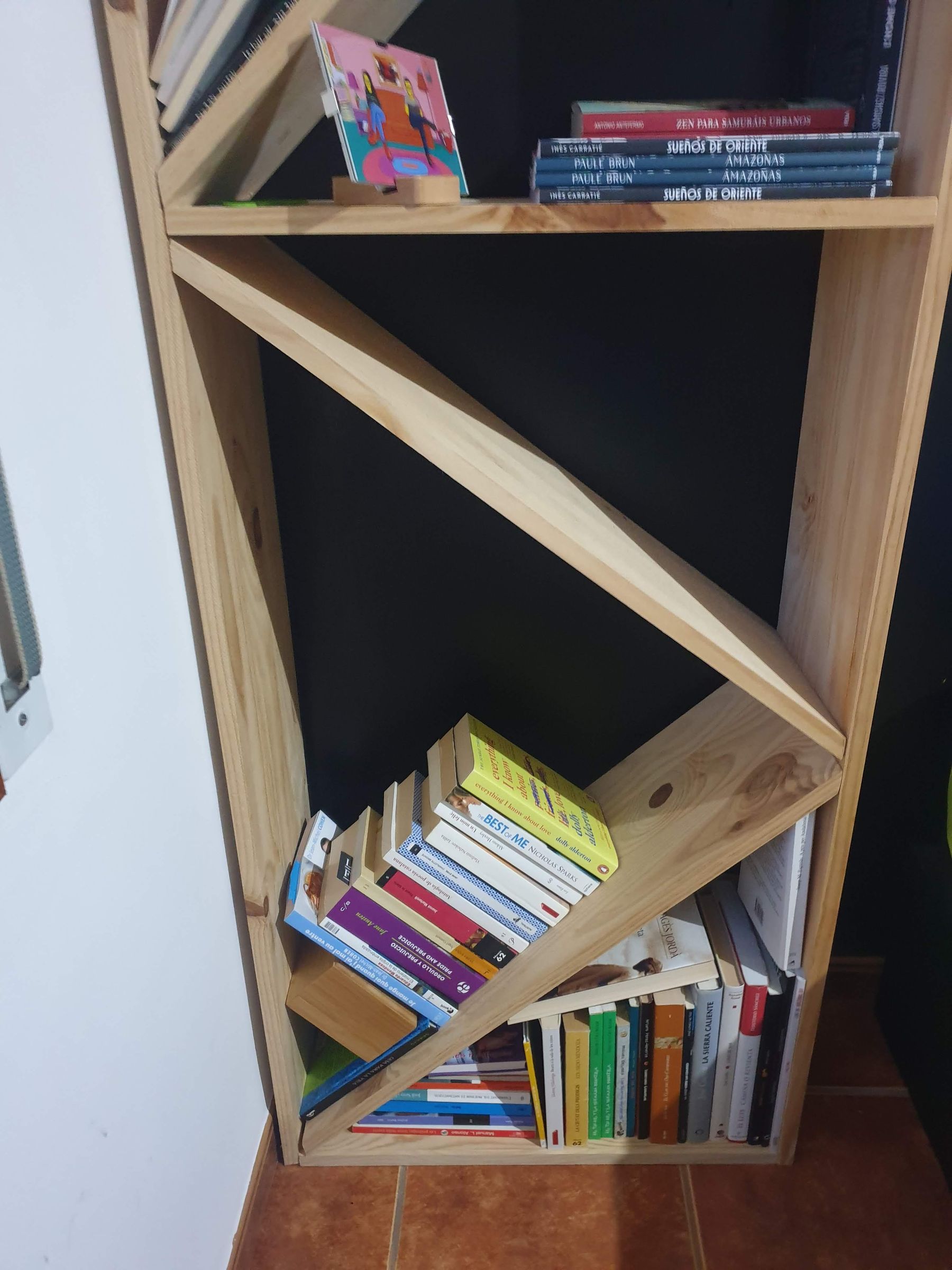 Diagonal Wood Bookshelf : 5 Steps - Instructables