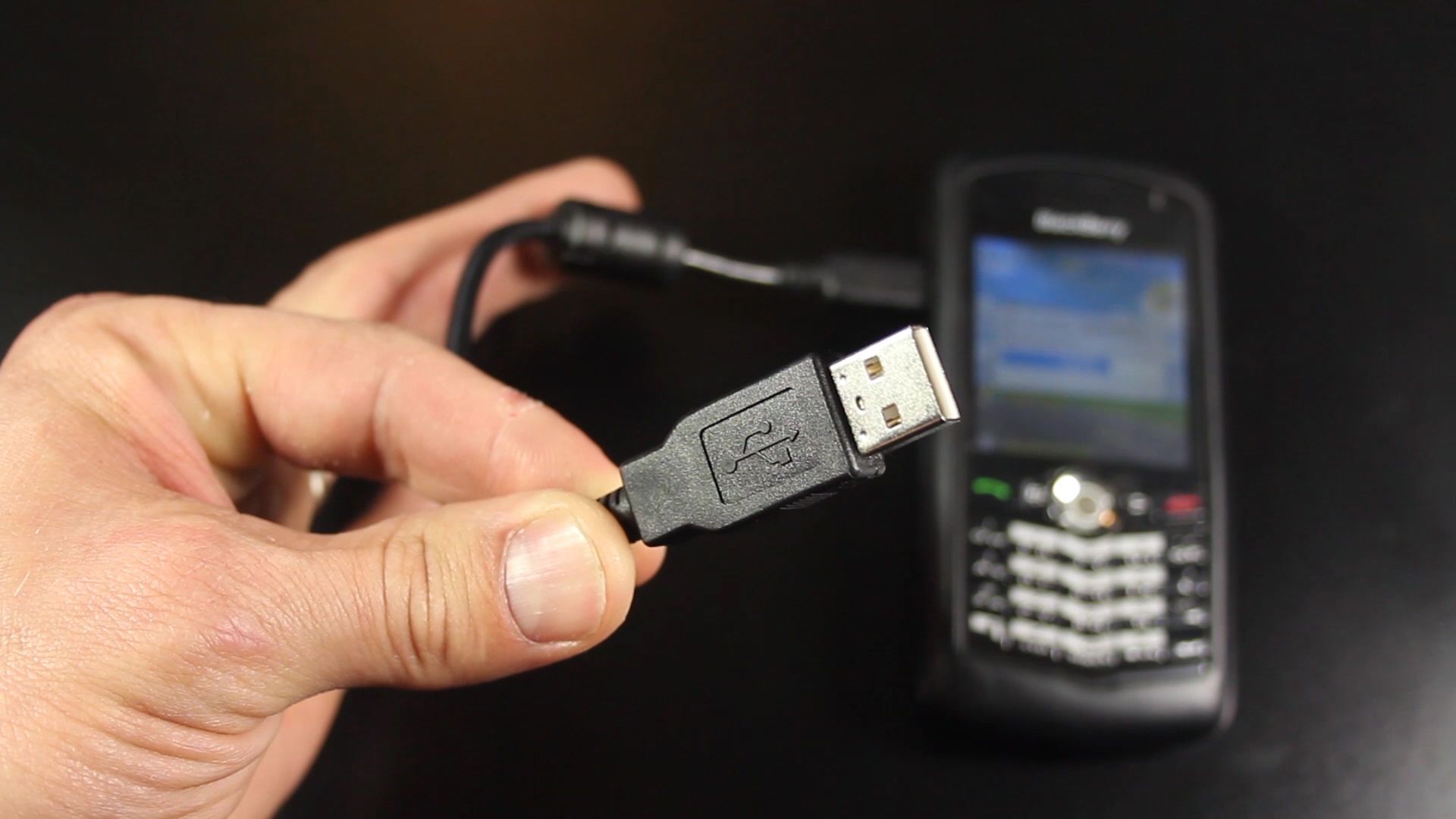 Make an Emergency Phone Charger - MacGyver Style! : 7 Steps (with ...