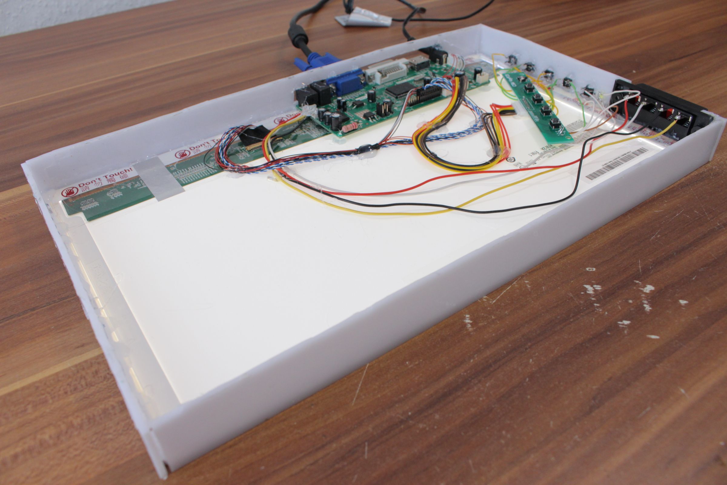 How to Reuse the Old LCD Screen of Your Broken Laptop : 4 Steps ...