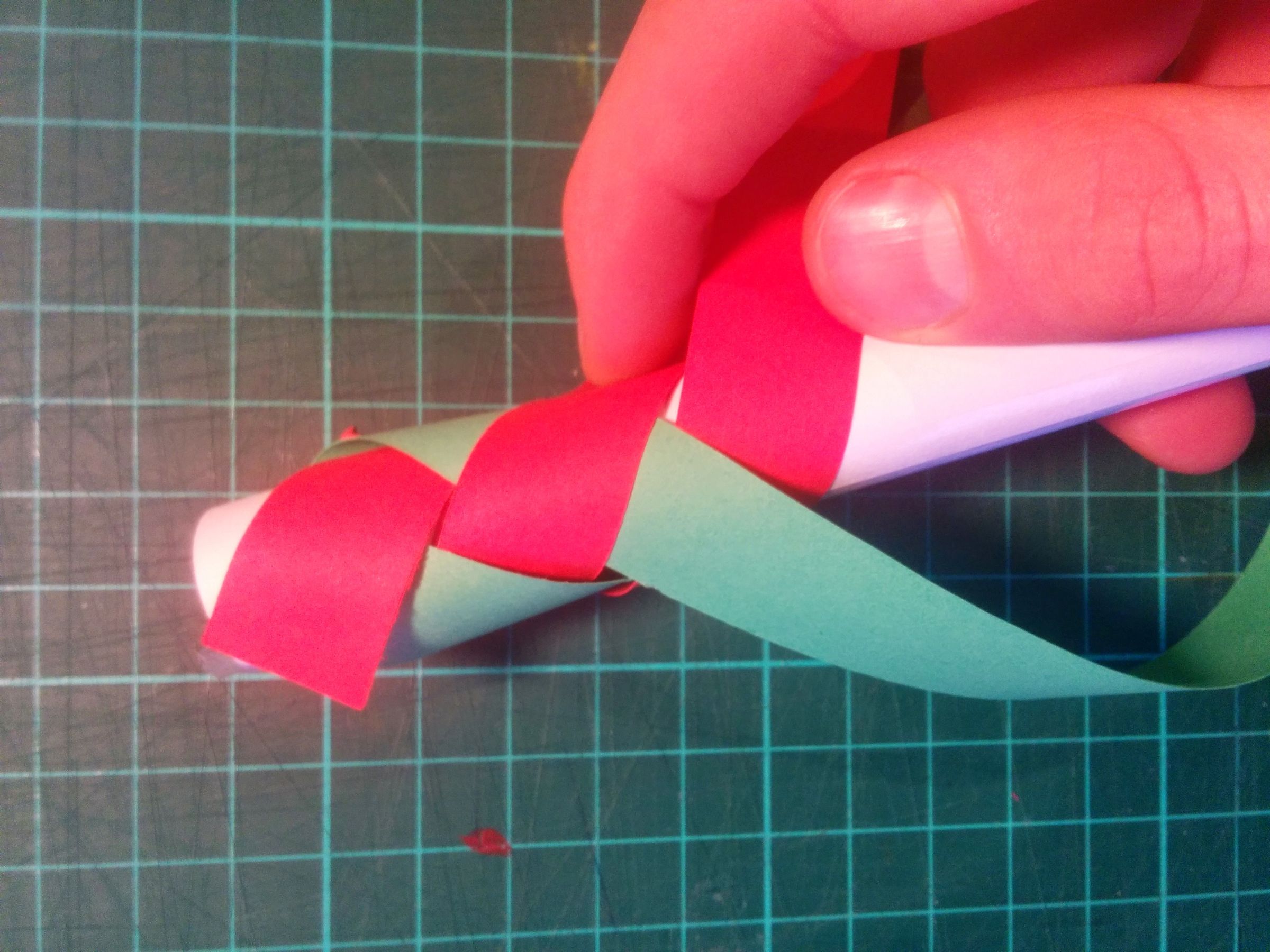 Paper Chinese Finger Trap : 9 Steps (with Pictures) - Instructables