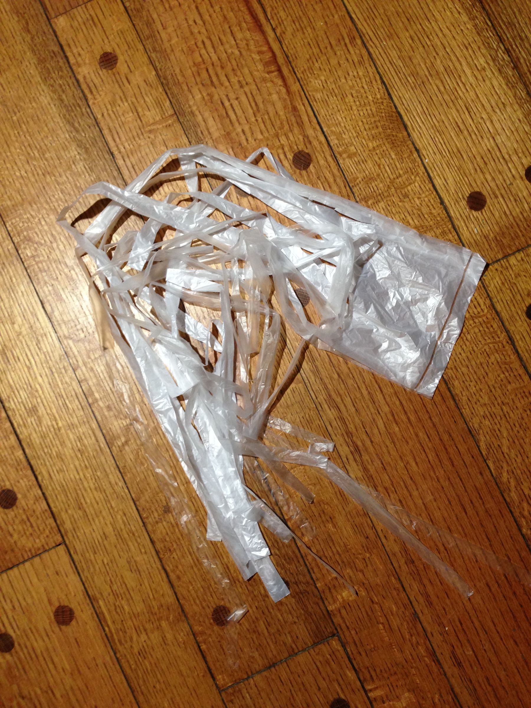 Trash Bag and Tape Ghosts - Www.monstertutorials.com/ghost1 : 4 Steps ...